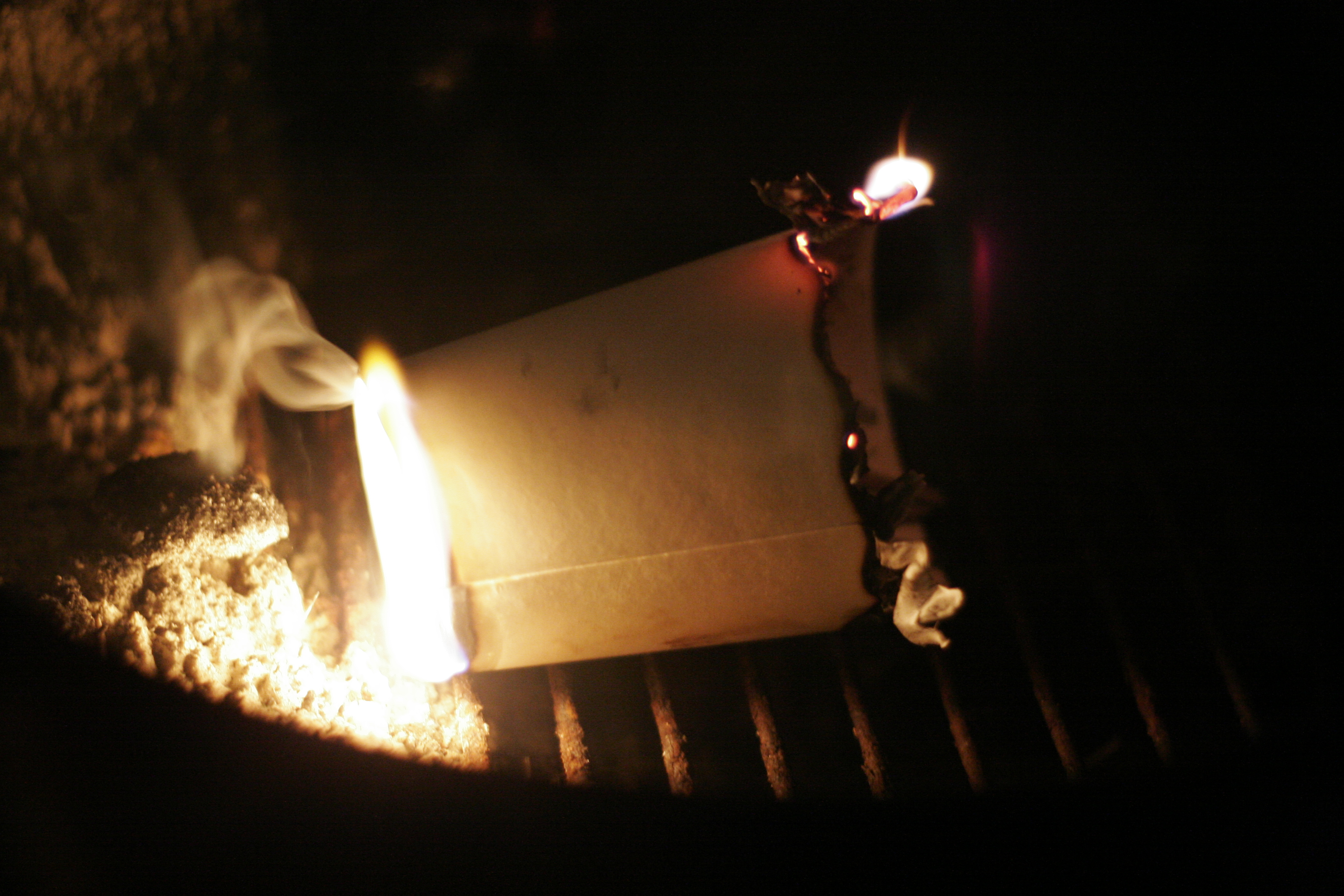 Java Fire Log in a Used Paper Coffee Cup : 8 Steps - Instructables