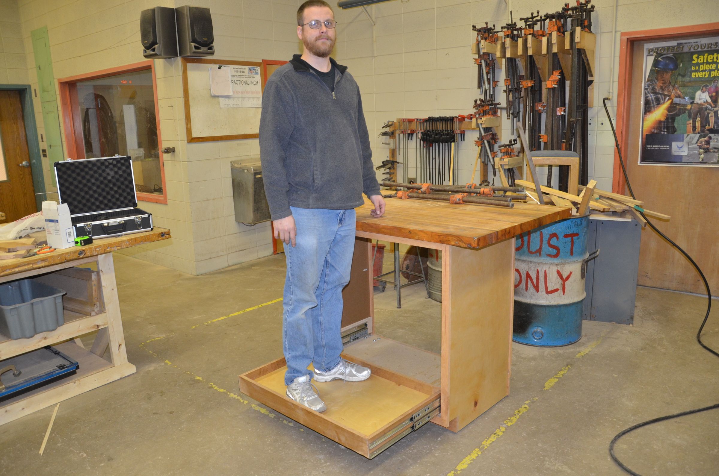 Rolling Workstation for Small Workspaces : 10 Steps (with Pictures ...