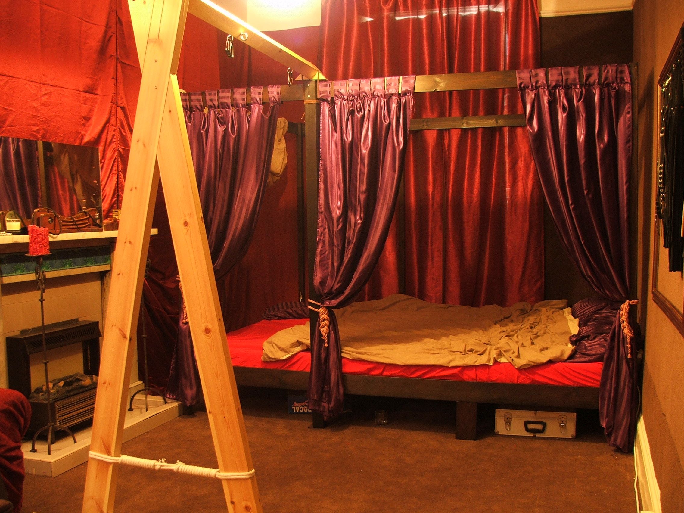 A 6-poster Poly Bed : 9 Steps (with Pictures) - Instructables