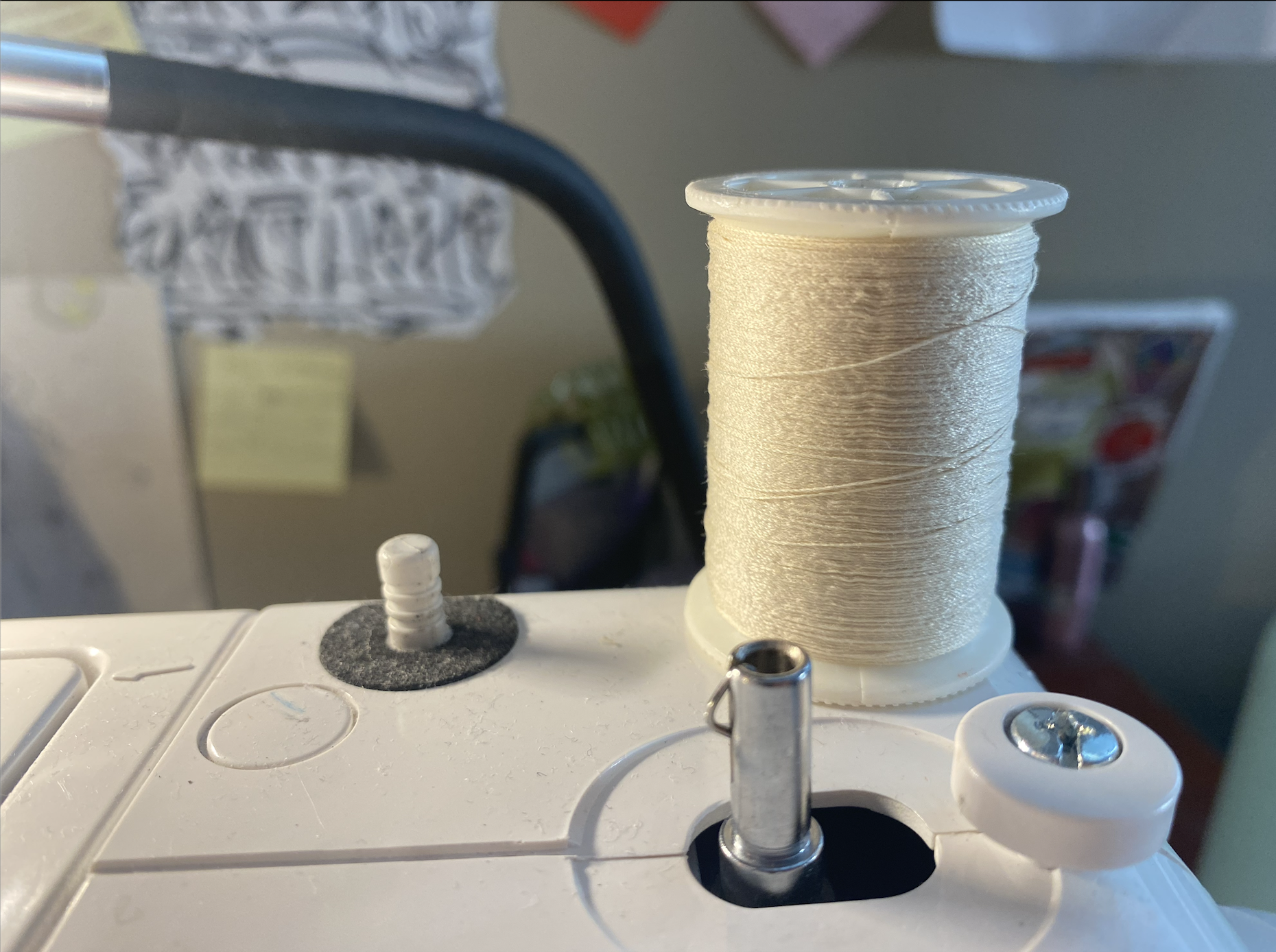 How to Thread a Sewing Machine Needle for Beginners : 8 Steps ...