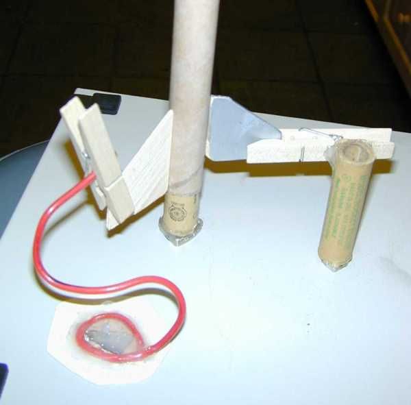 A Different Design of "helping Hands" : 7 Steps - Instructables