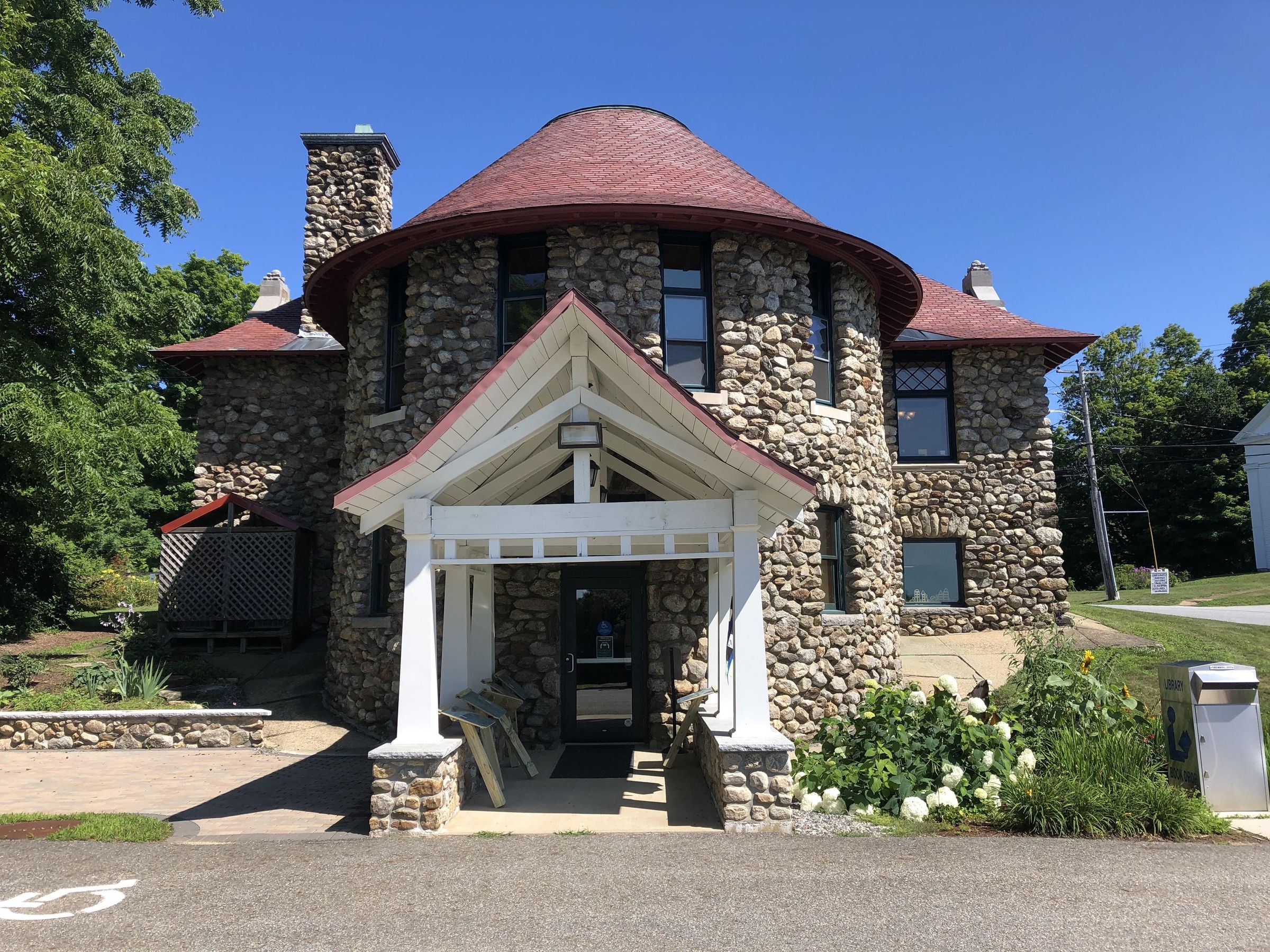 Library Story Stroll (Also Called Storywalk®) : 9 Steps (with Pictures ...