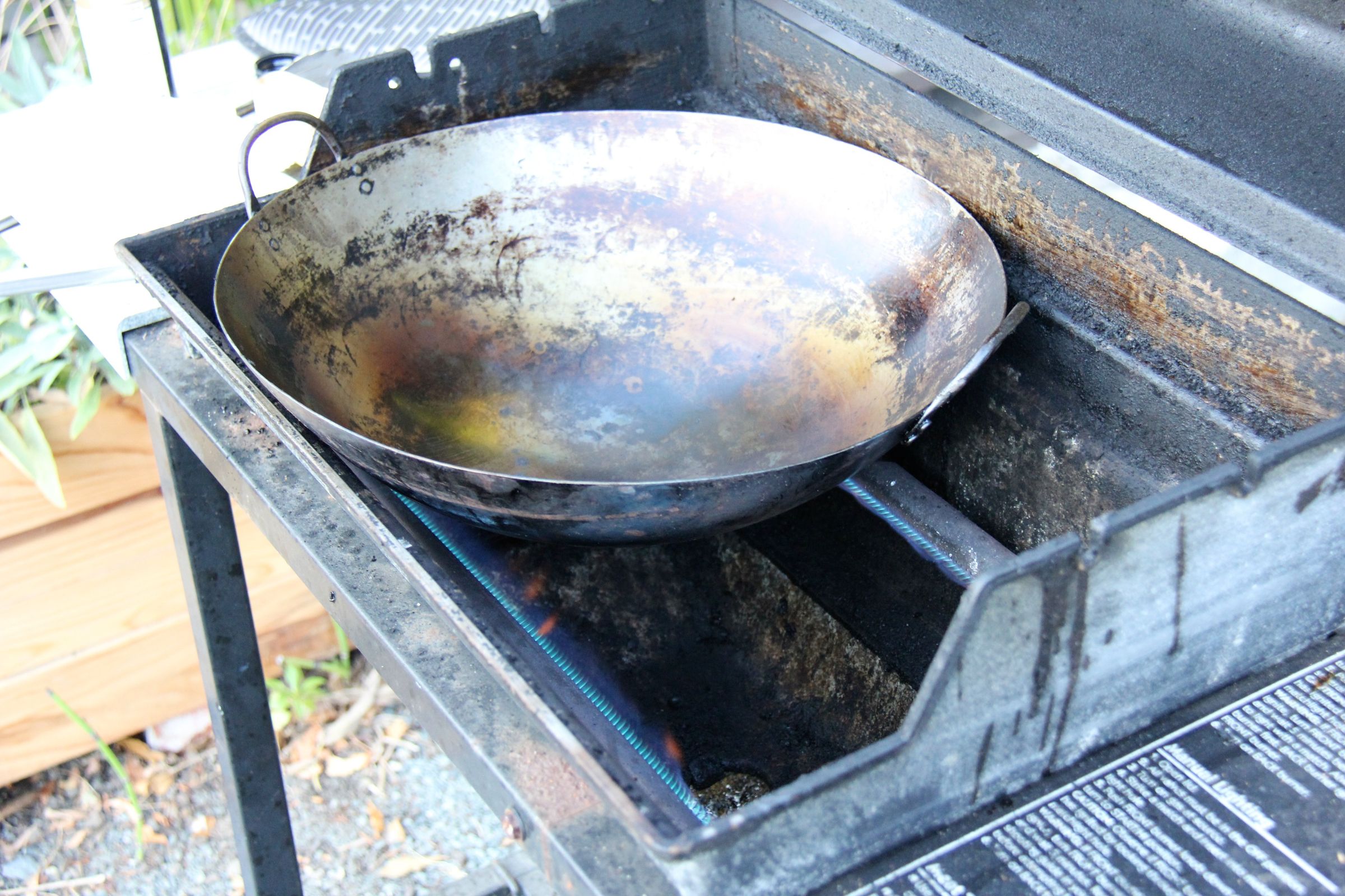 Avoid the Smell and Smoke - Season a Wok on the BBQ : 6 Steps (with ...