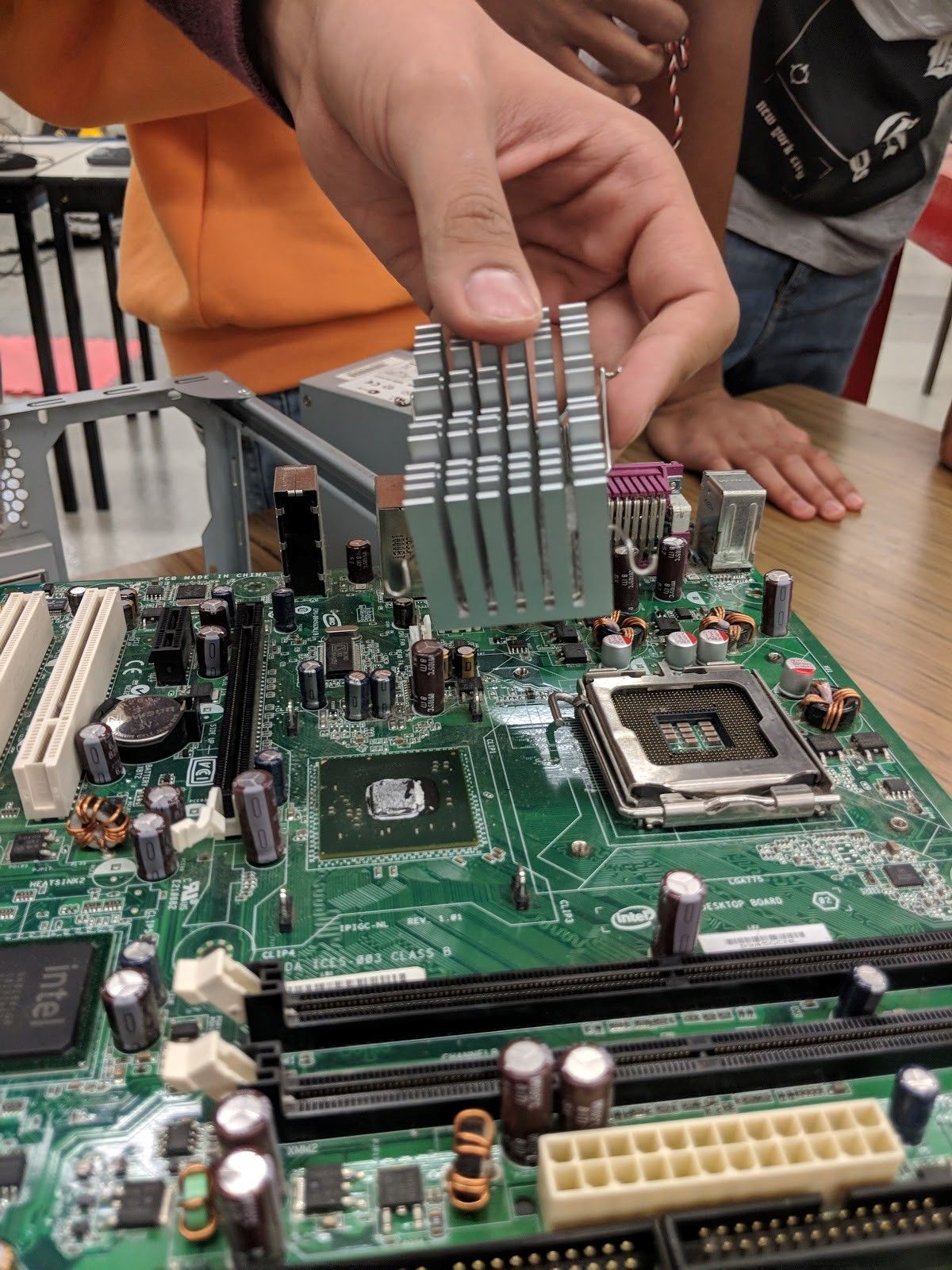 How to Disassemble a Computer With Easy Steps and Pictures : 13 Steps ...