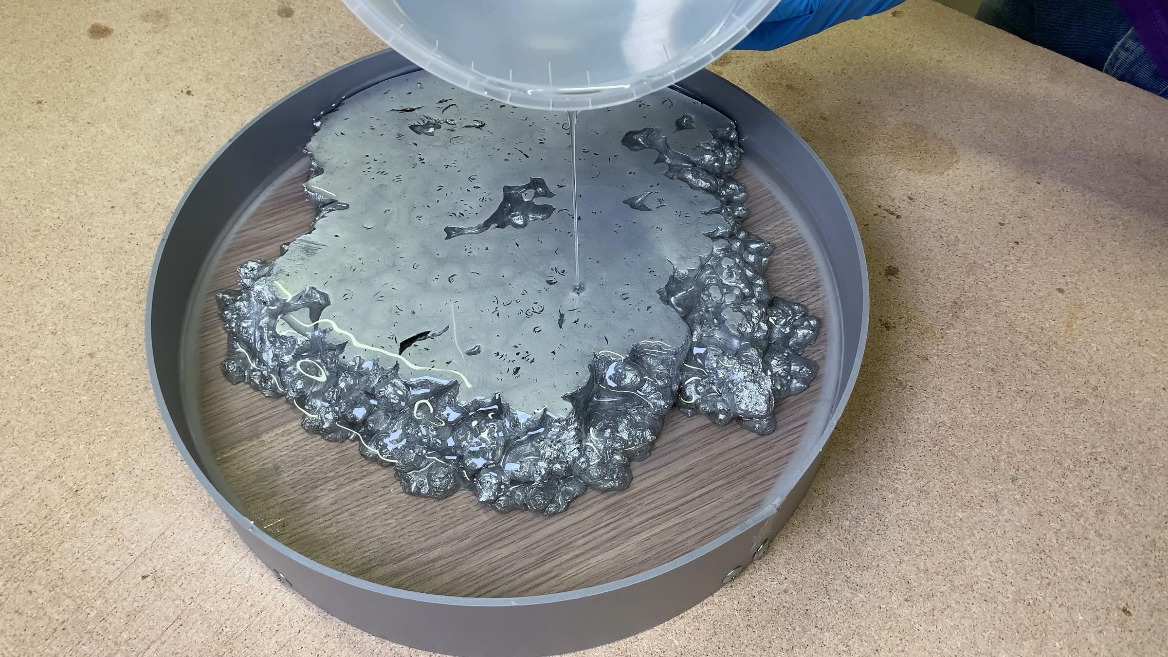 Frosted Epoxy Resin Clock : 20 Steps (with Pictures) - Instructables