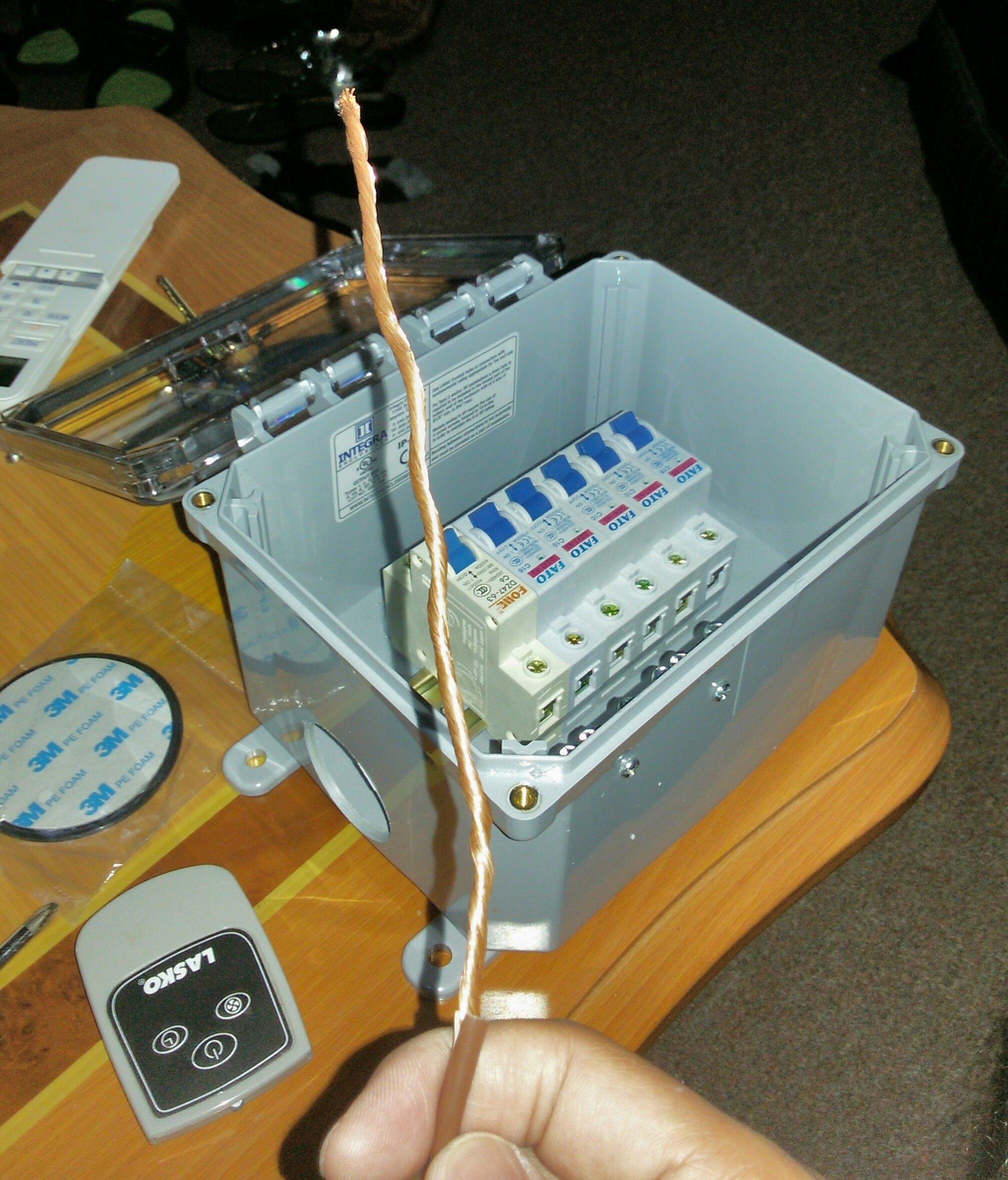 DIY Circuit Breaker Panelboard With Automatic Transfer Switch (ATS ...