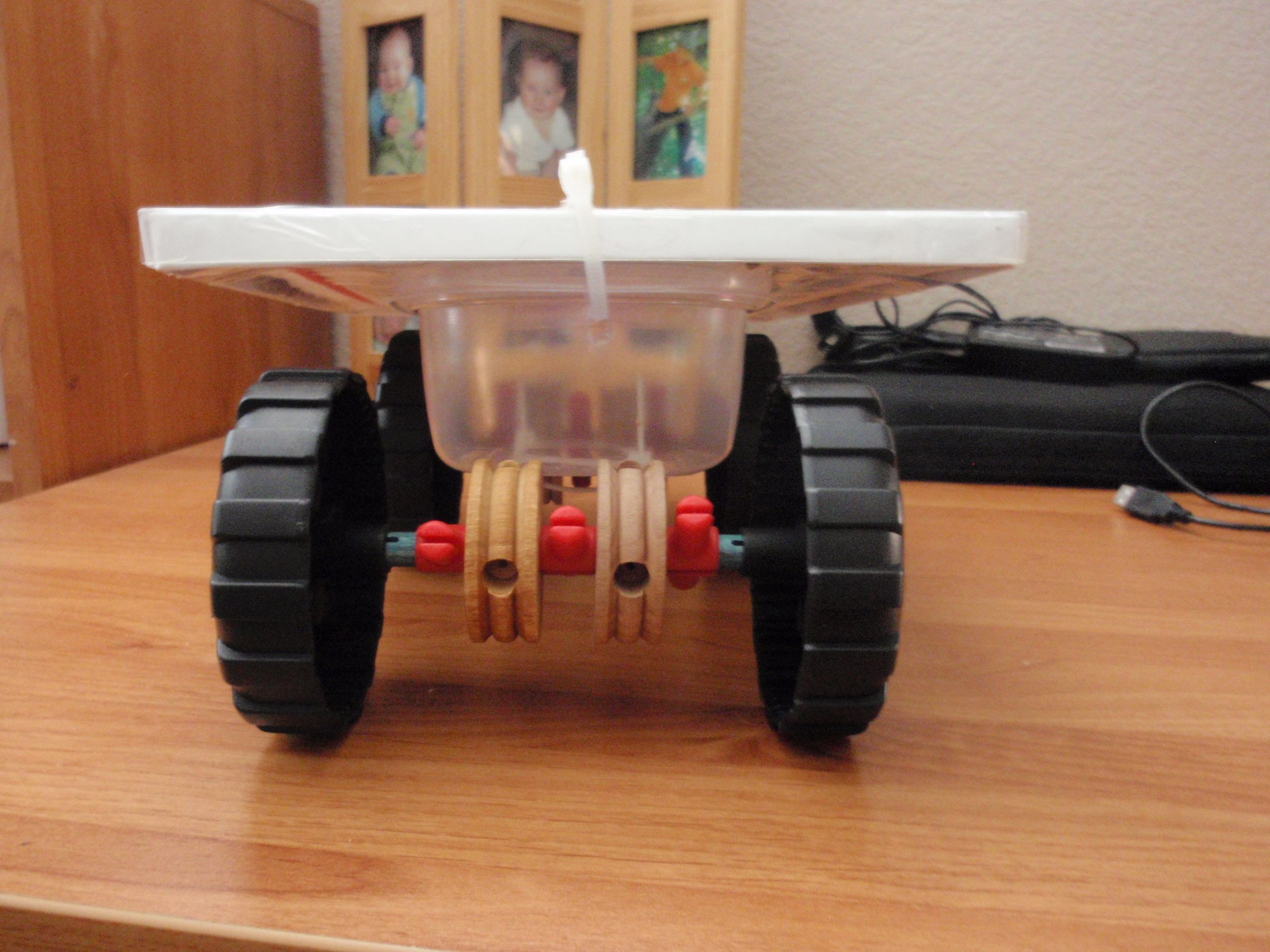 Movable Tinker Toy Tool Holder - Instructables