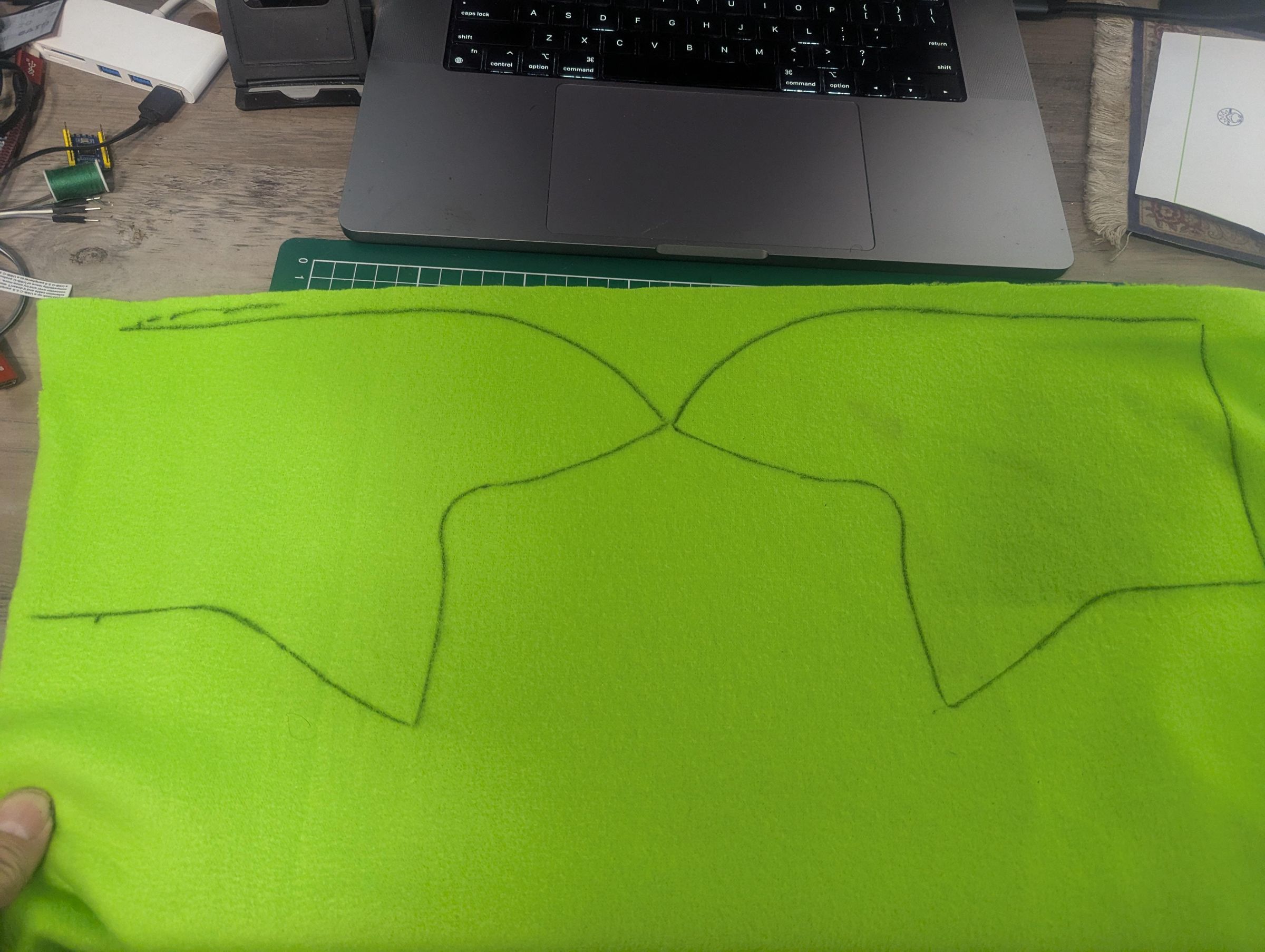 Kermit and Jim Henson Cosplay : 9 Steps - Instructables
