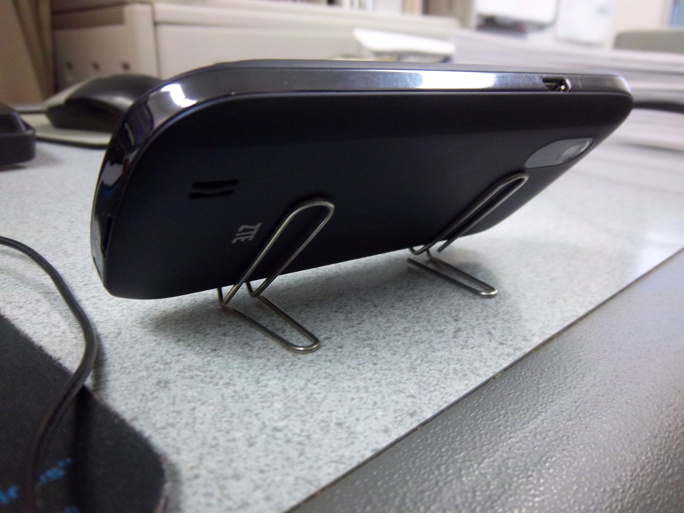 $0.02 Paperclip Phone Stand - Instructables