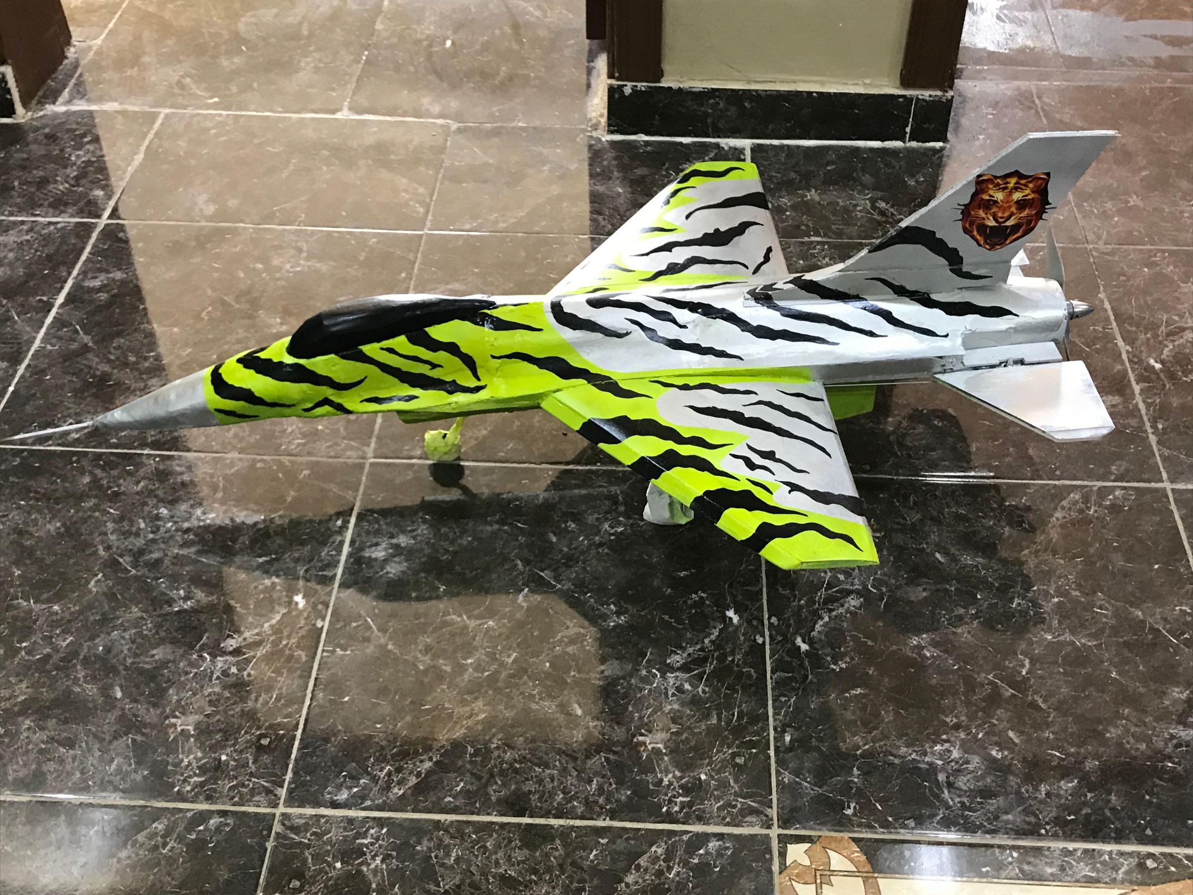 F-16 Falcon RC Fighter : 4 Steps - Instructables