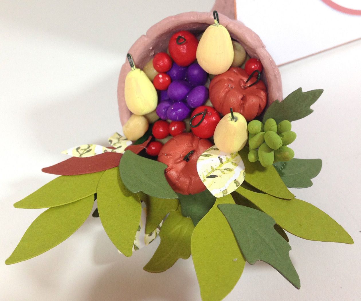 Miniature Cornucopia Thanksgiving Centerpiece : 9 Steps - Instructables