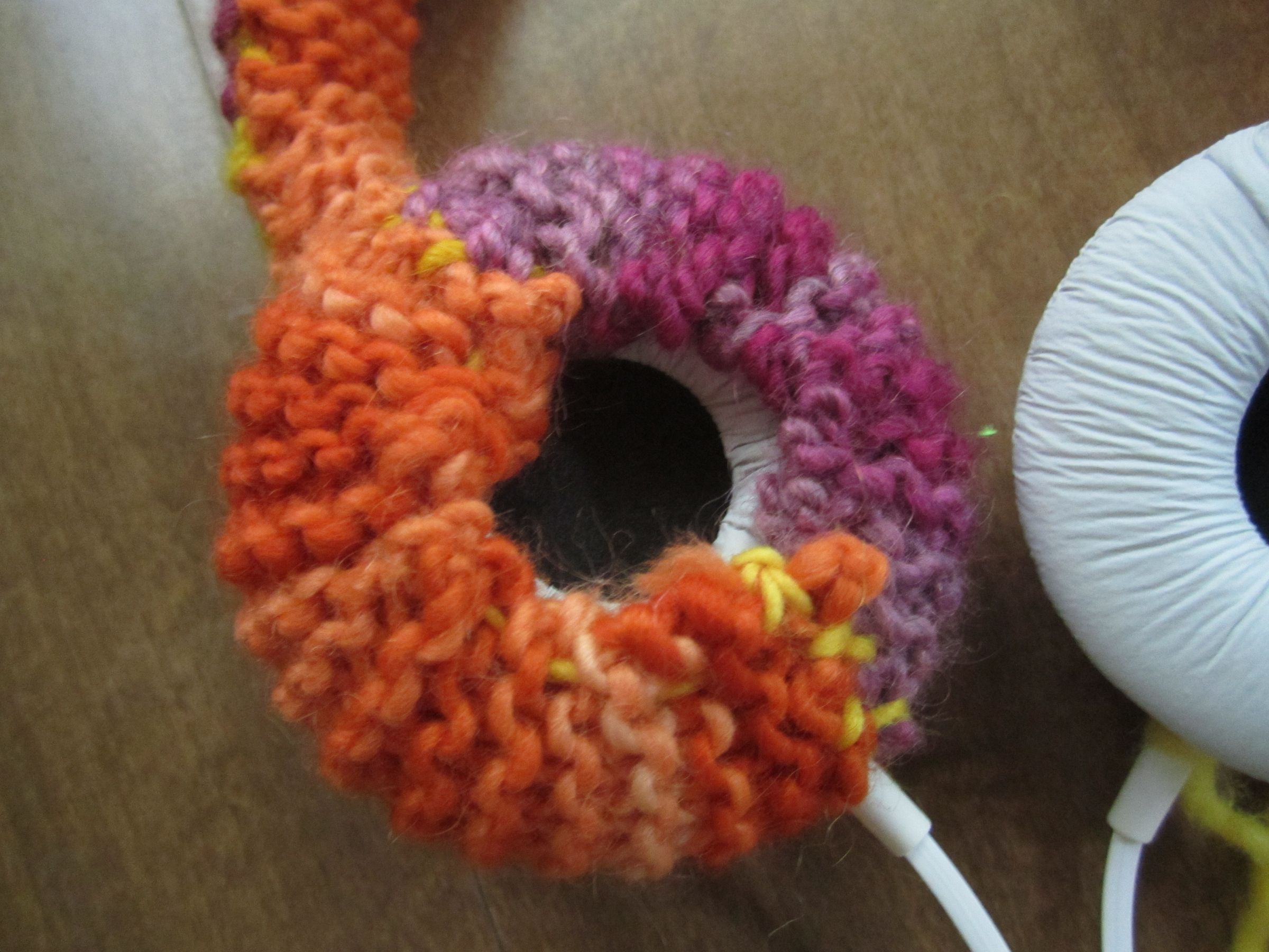 Knit Fashionable Headphones With Ease : 9 Steps (with Pictures ...