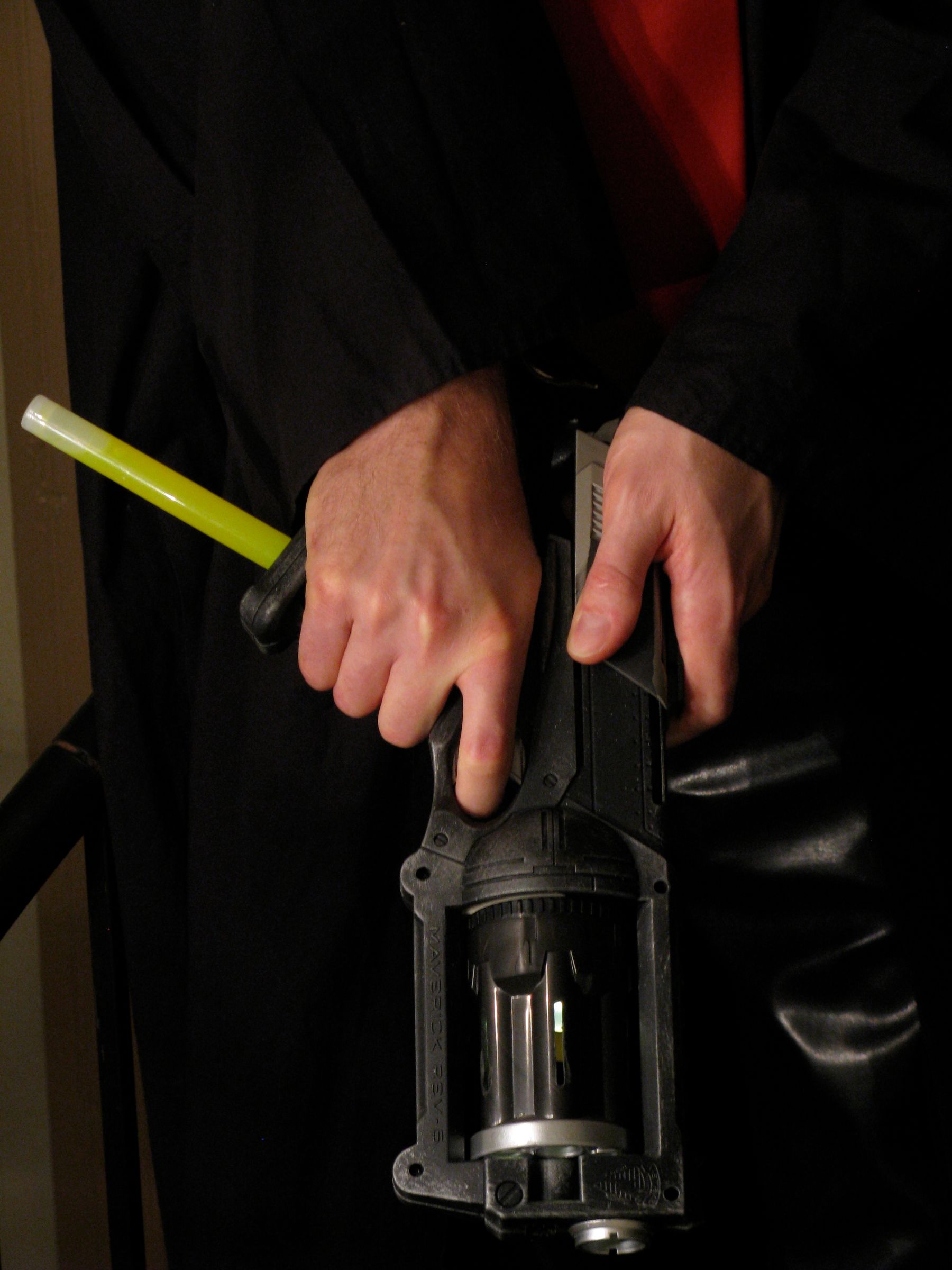 Vampire-Hunting Gun Prop With UV Bullets : 8 Steps - Instructables