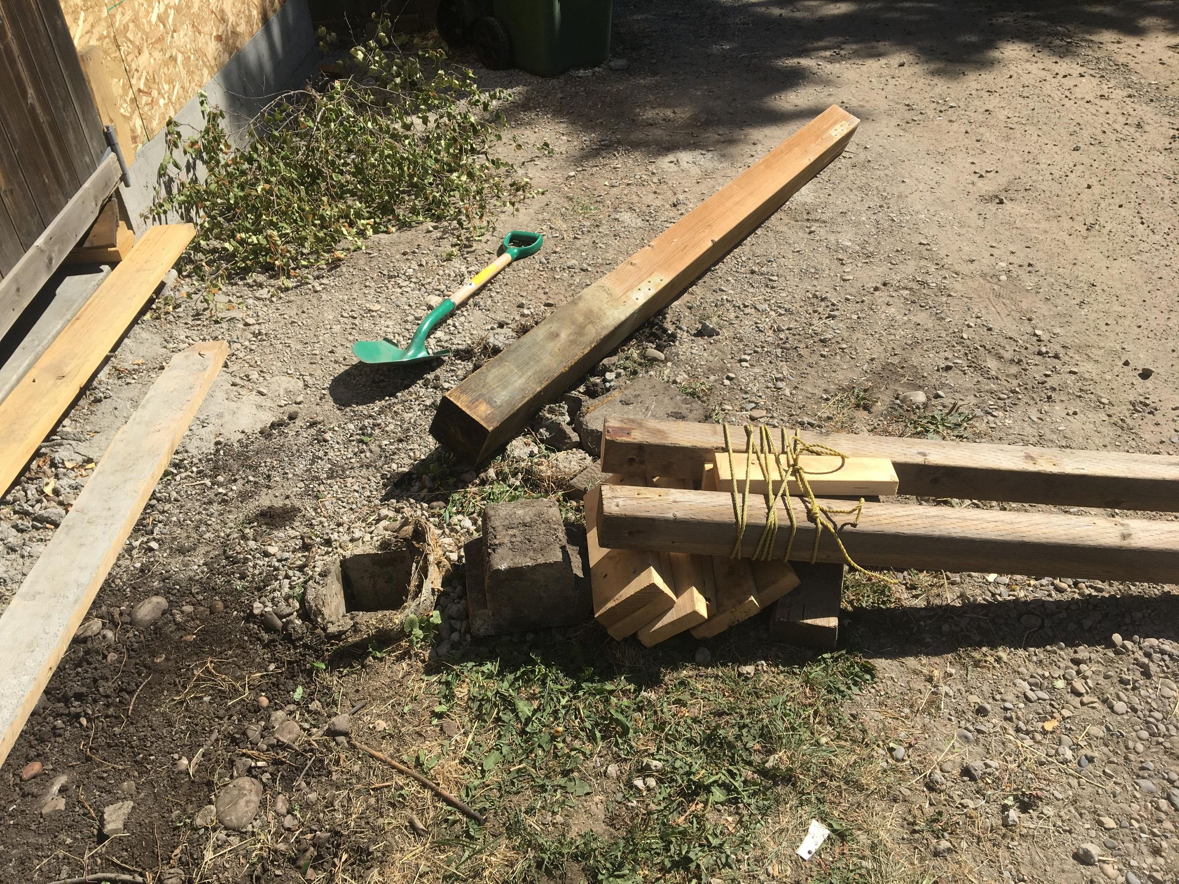 Pull Wooden Fence Posts Set in Concrete WITH NO DIGGING! : 7 Steps ...