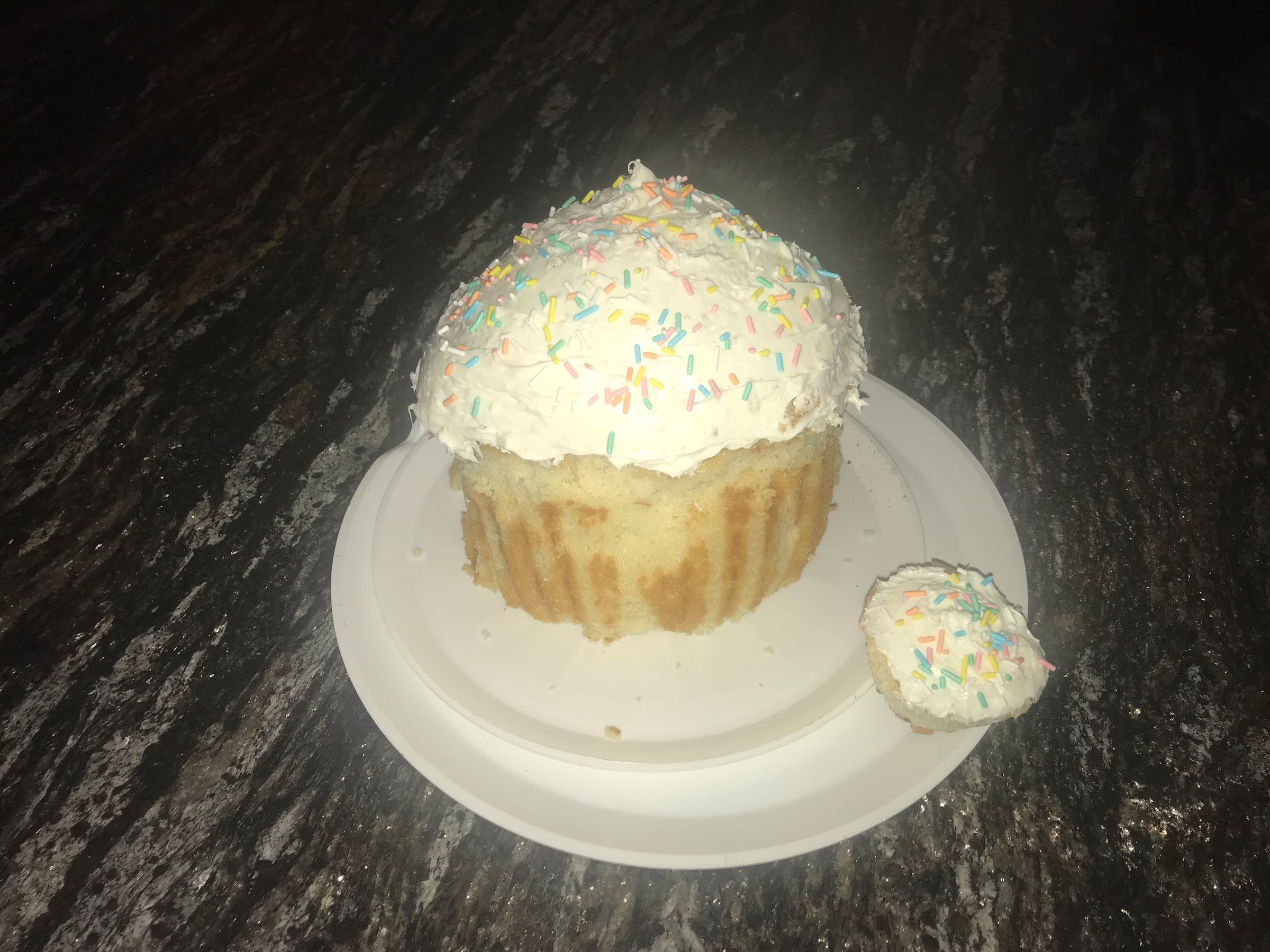 Giant Cake : 5 Steps - Instructables