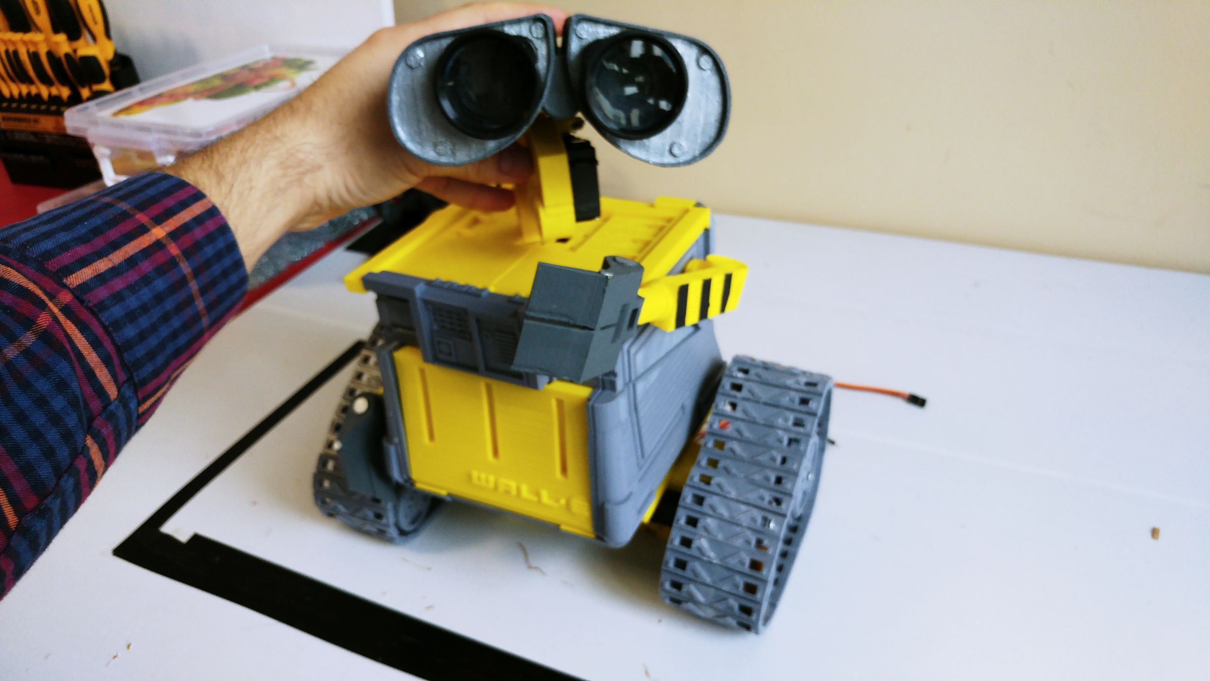 The Real Size LowCost Robot Wall.e Made From Water Pipe and Scraps : 10 ...