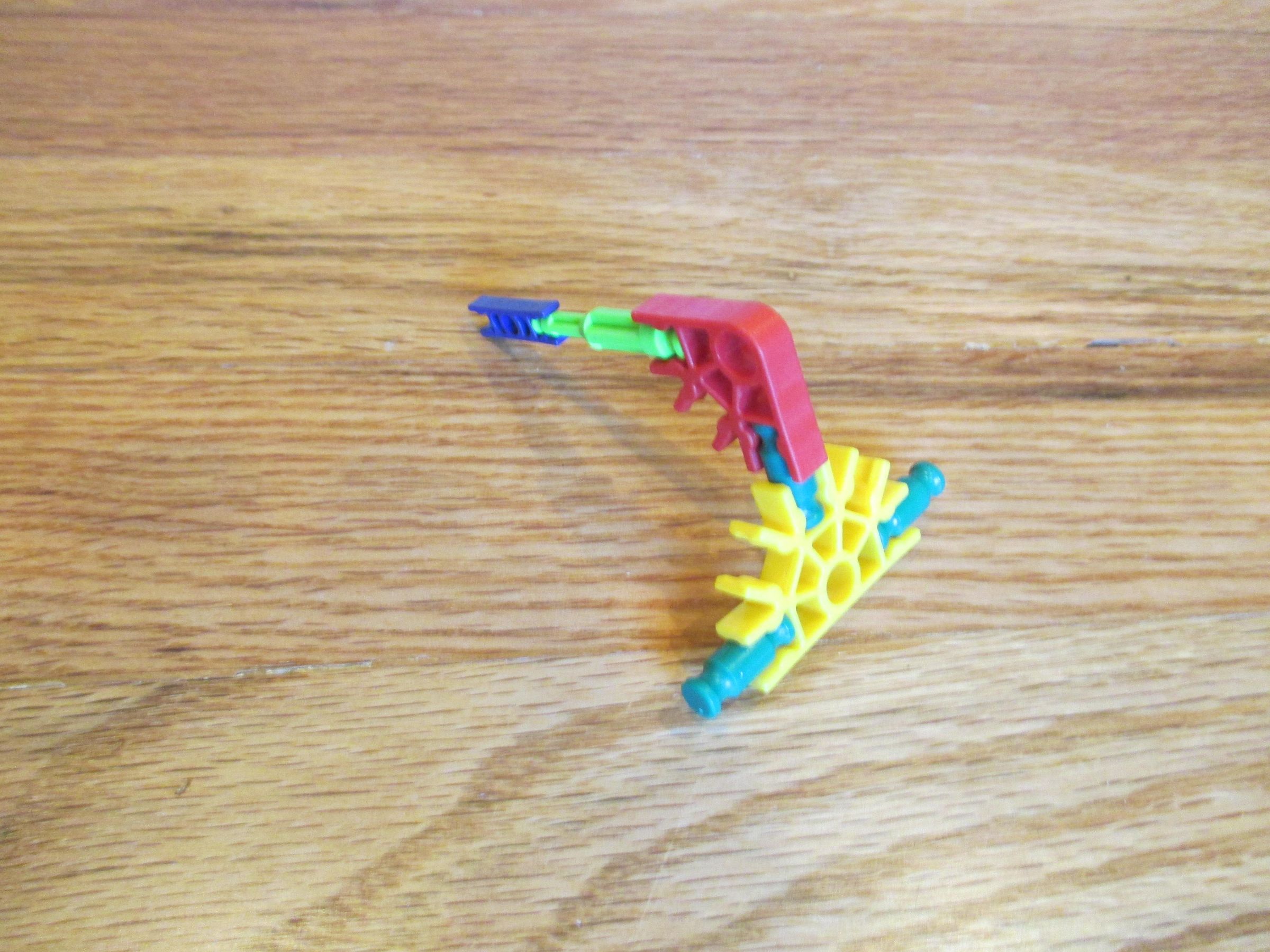 Rollercoaster Push Lift: a K'nex Ball Machine Lift : 8 Steps ...