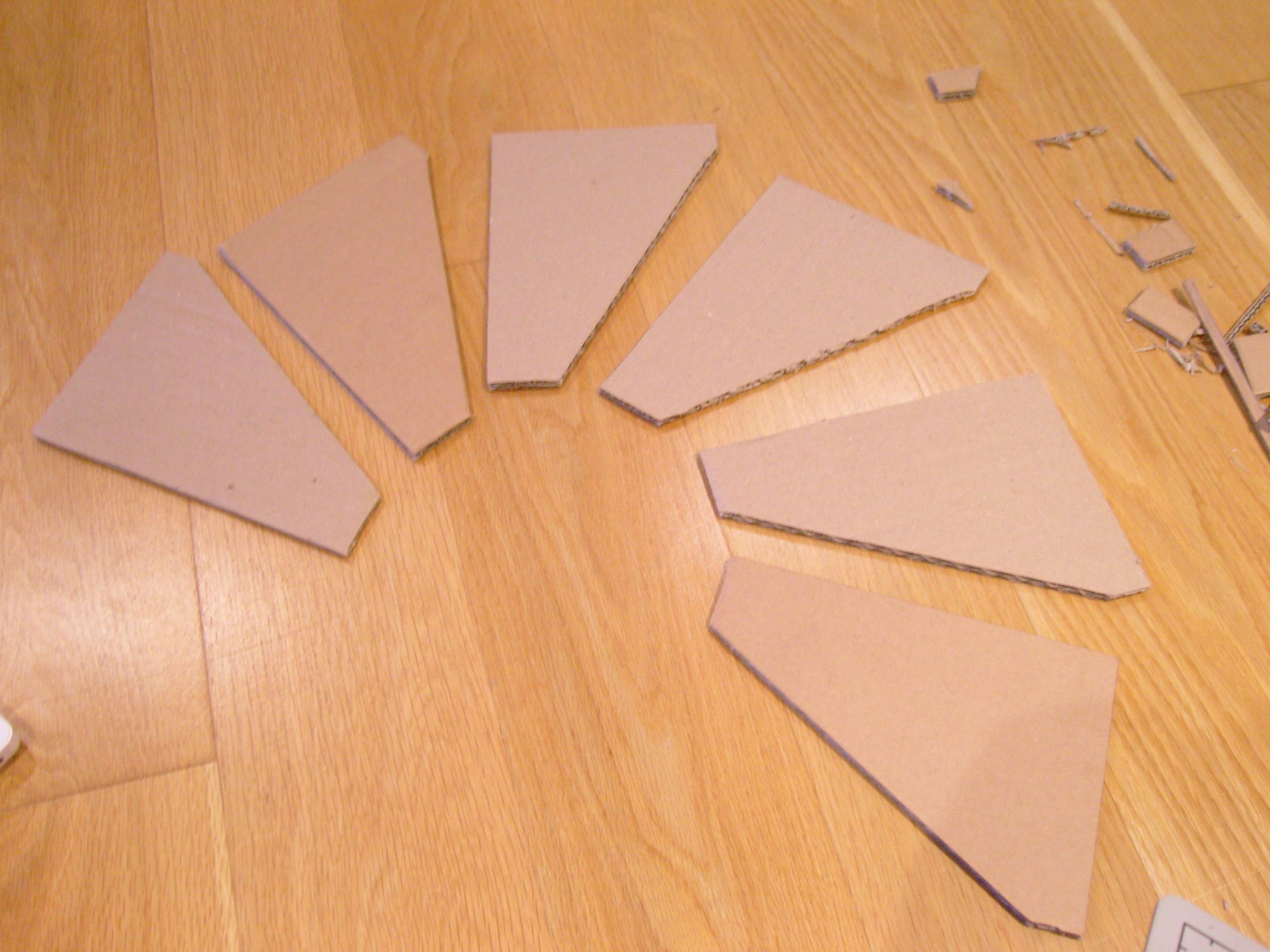 How to Make a Cardboard Laptop Stand : 5 Steps (with Pictures ...