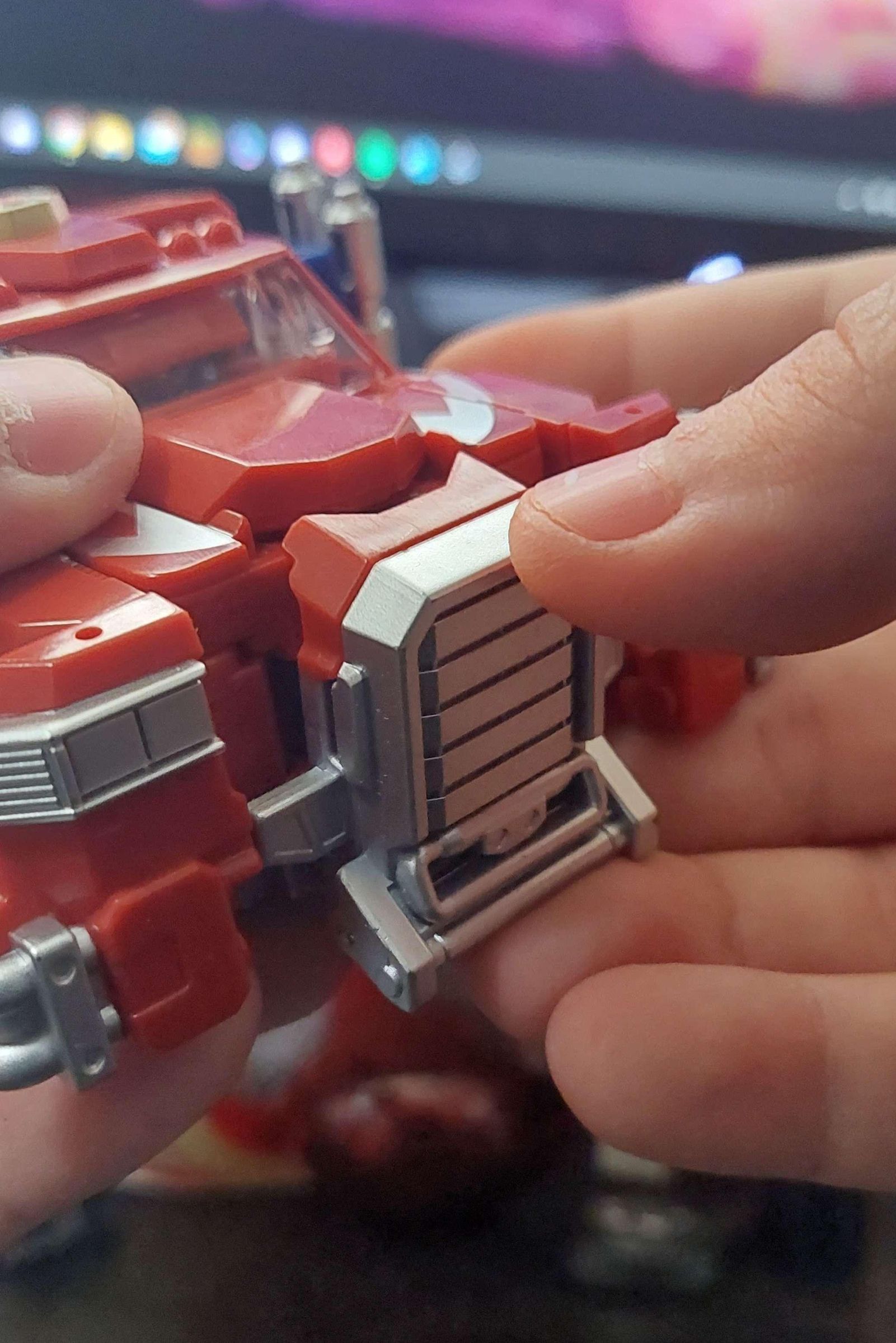 How to Convert Legacy Armada Optimus Prime From Core Robot to Truck and ...