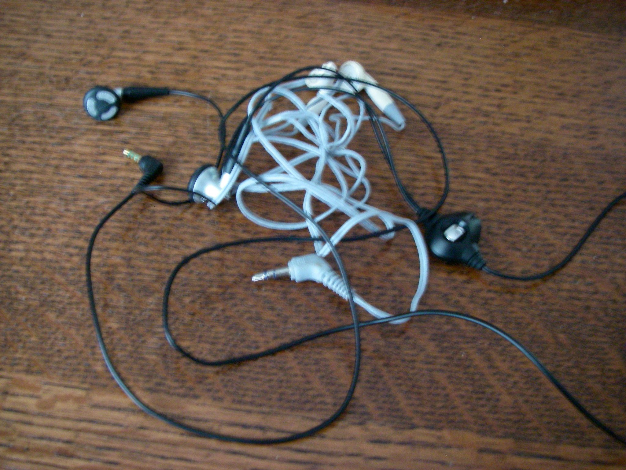 Renewing Broken Headphones : 6 Steps - Instructables