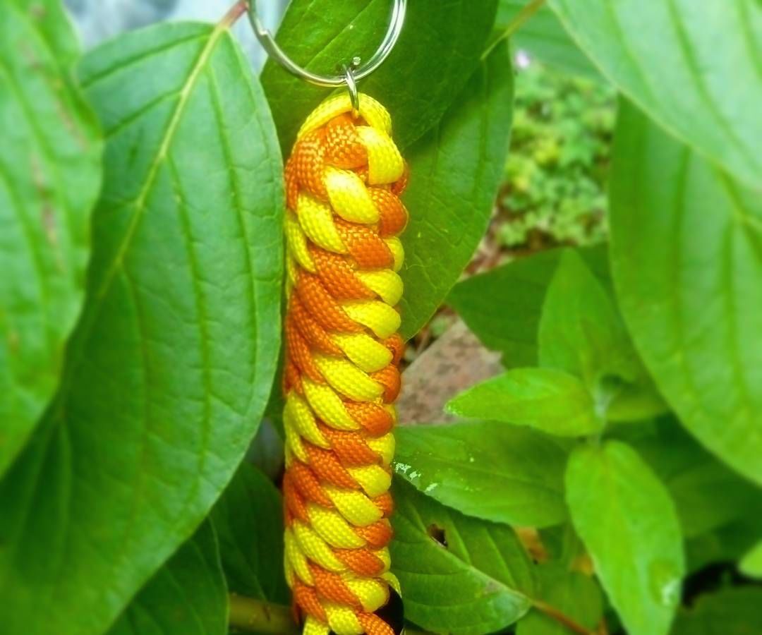 Paracord Cache Keychain! : 6 Steps (with Pictures) - Instructables