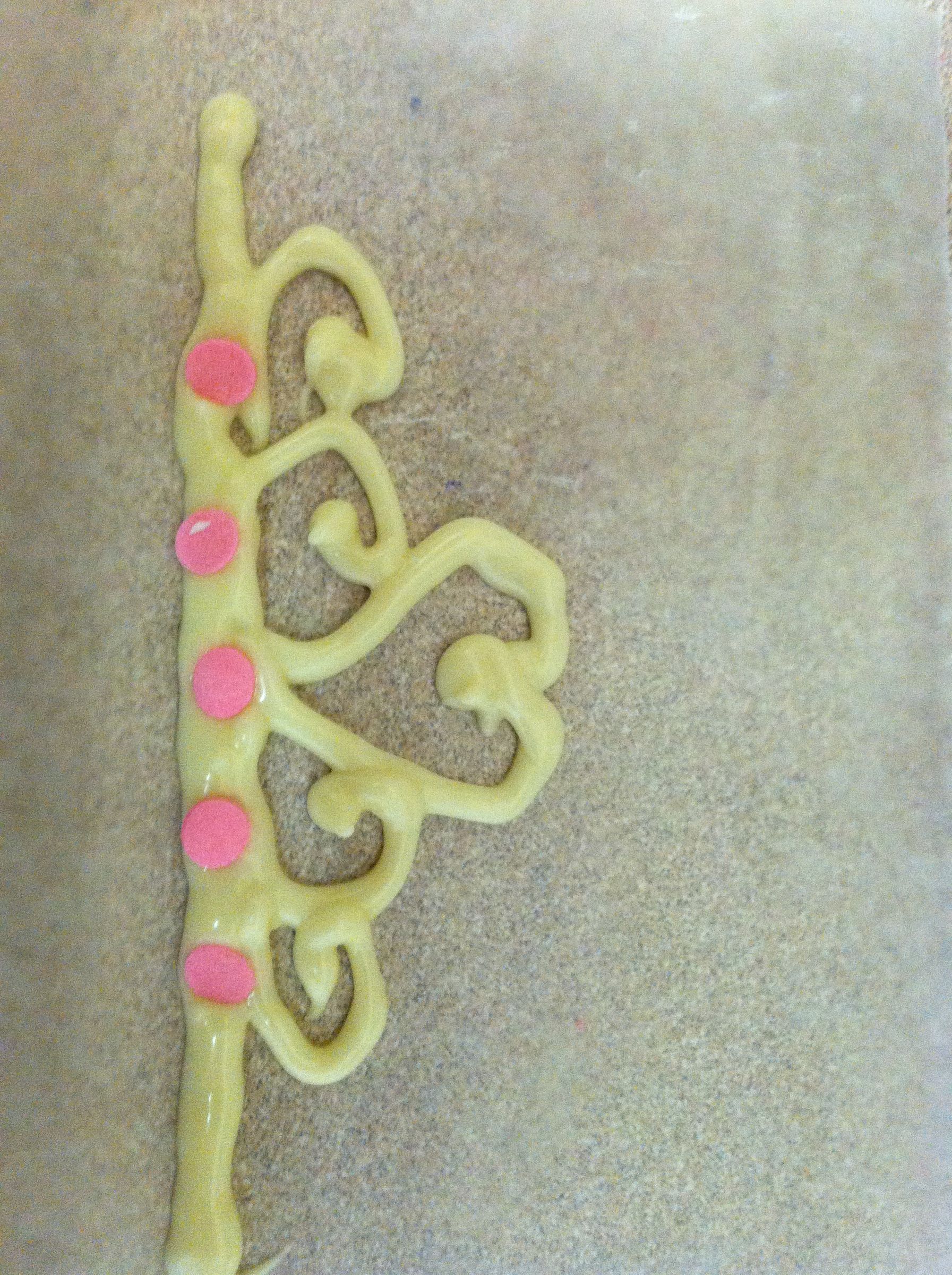 Chocolate Tiara Cupcake Toppers : 4 Steps (with Pictures) - Instructables
