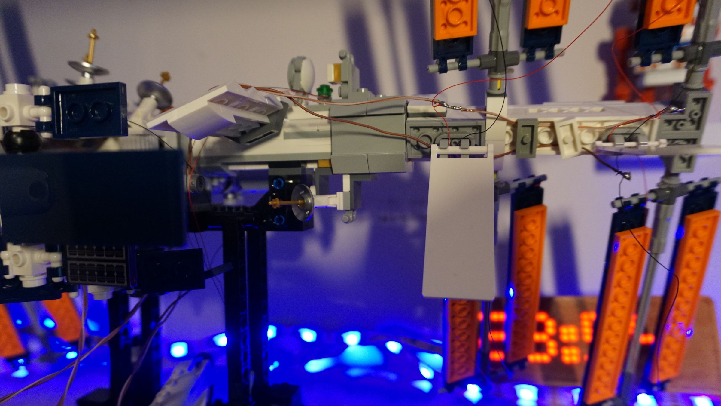 LEGO ISS 21321 DIY Smart Lighting : 7 Steps (with Pictures) - Instructables