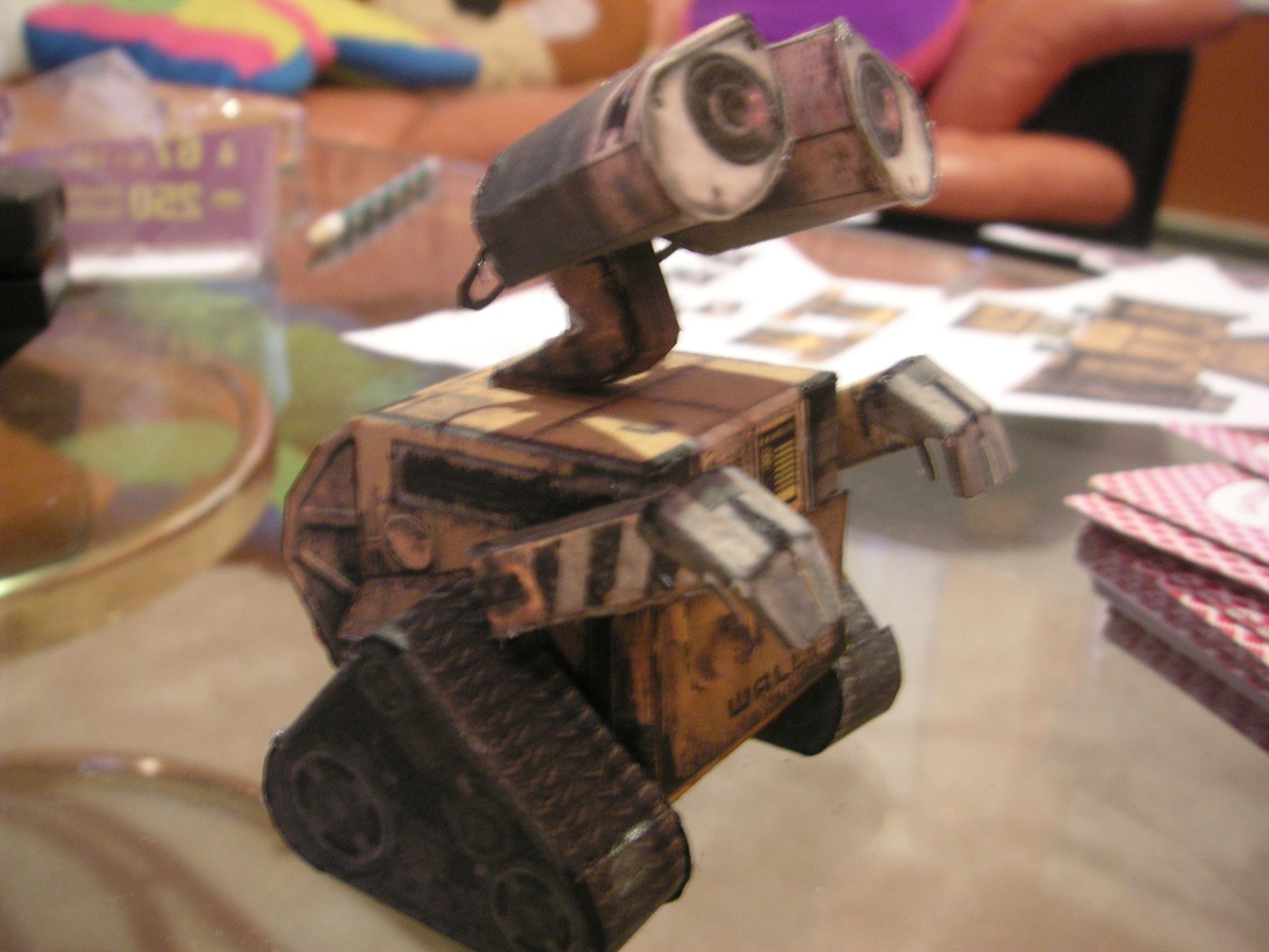 Paper WALL-E With Leds : 4 Steps - Instructables