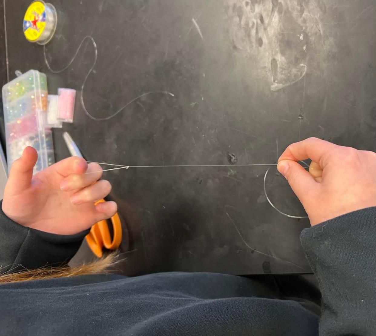 Phone Charm Bracelet of Your Own (Tut)💐 : 8 Steps - Instructables