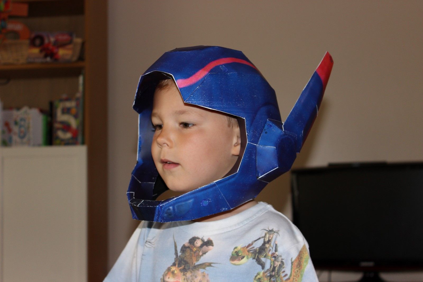 Hiro Hamada Papercraft Helmet : 3 Steps (with Pictures) - Instructables