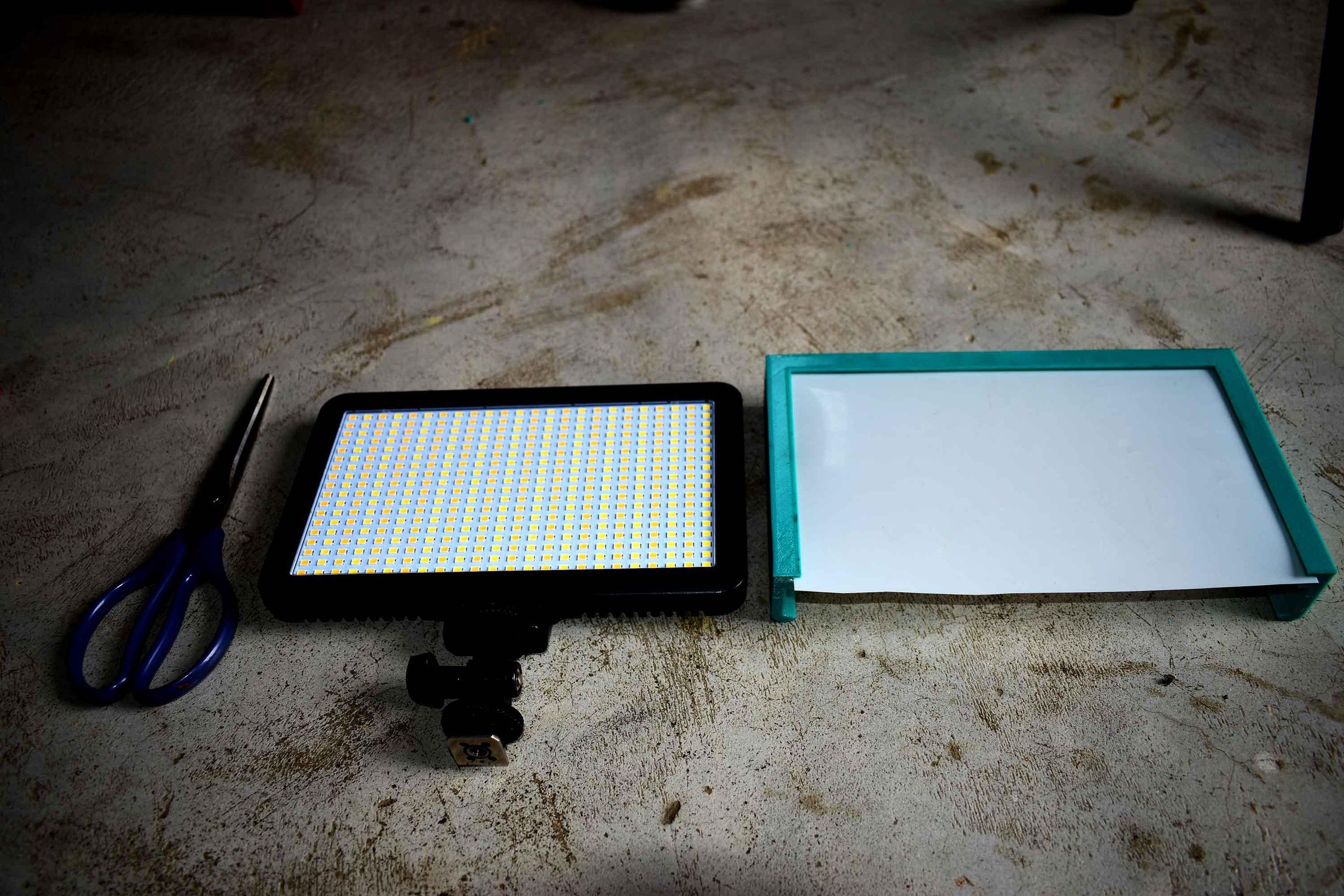 Light Diffuser for Video LED Lights : 4 Steps - Instructables