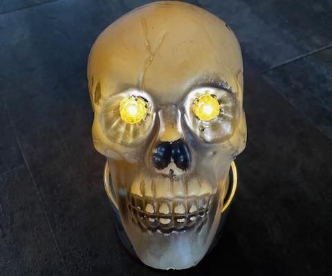 GLOWING SKULL PROPS : 4 Steps - Instructables