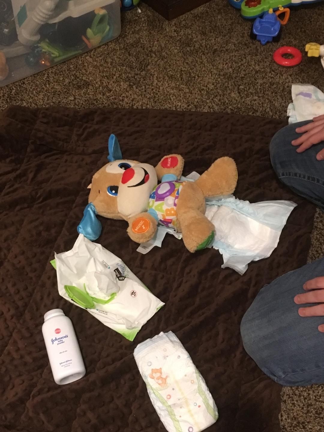 How to Change a Diaper : 11 Steps (with Pictures) - Instructables