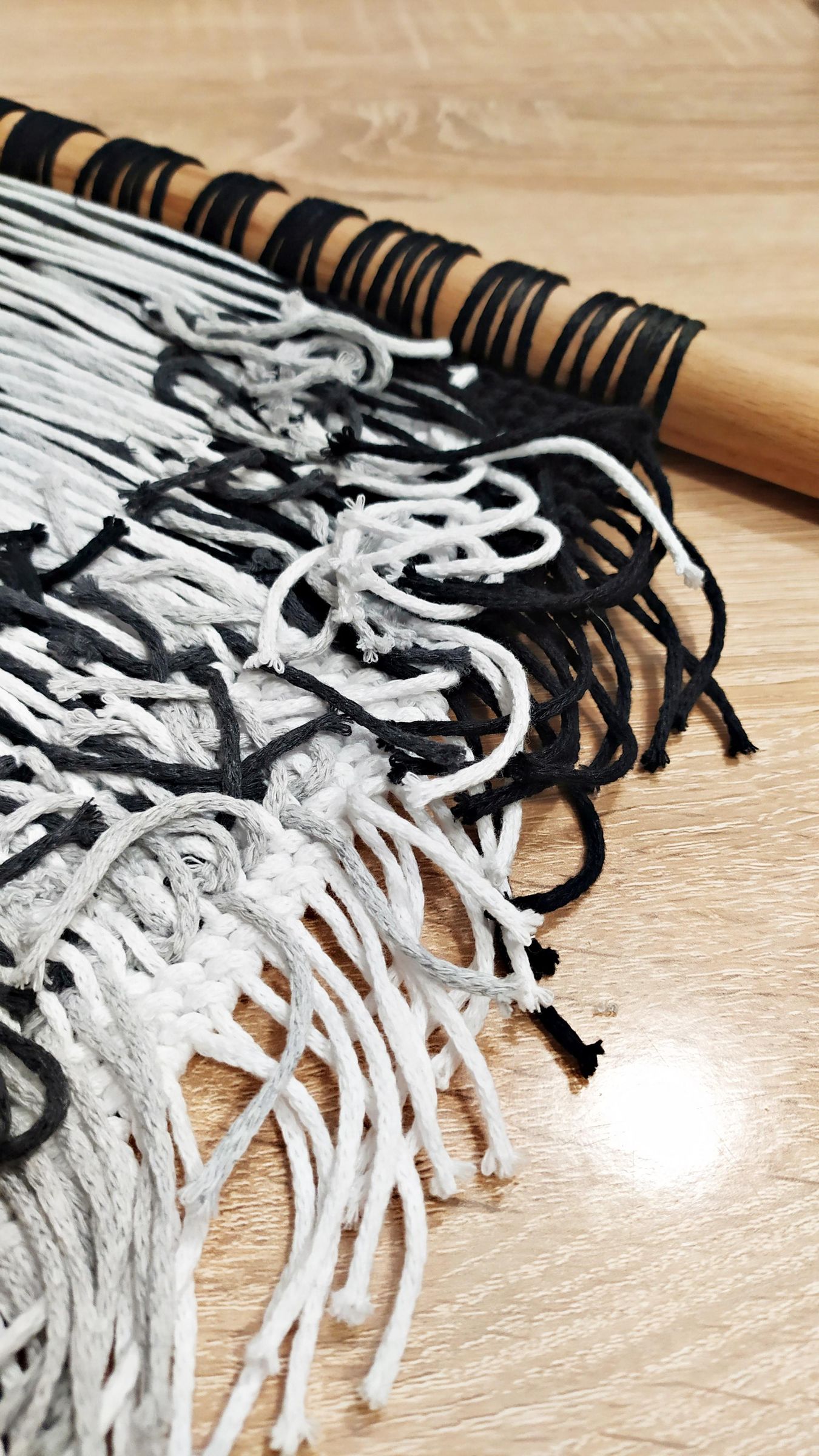 How to Make a Macrame Portrait Wall Hanging : 12 Steps (with Pictures) - Instructables
