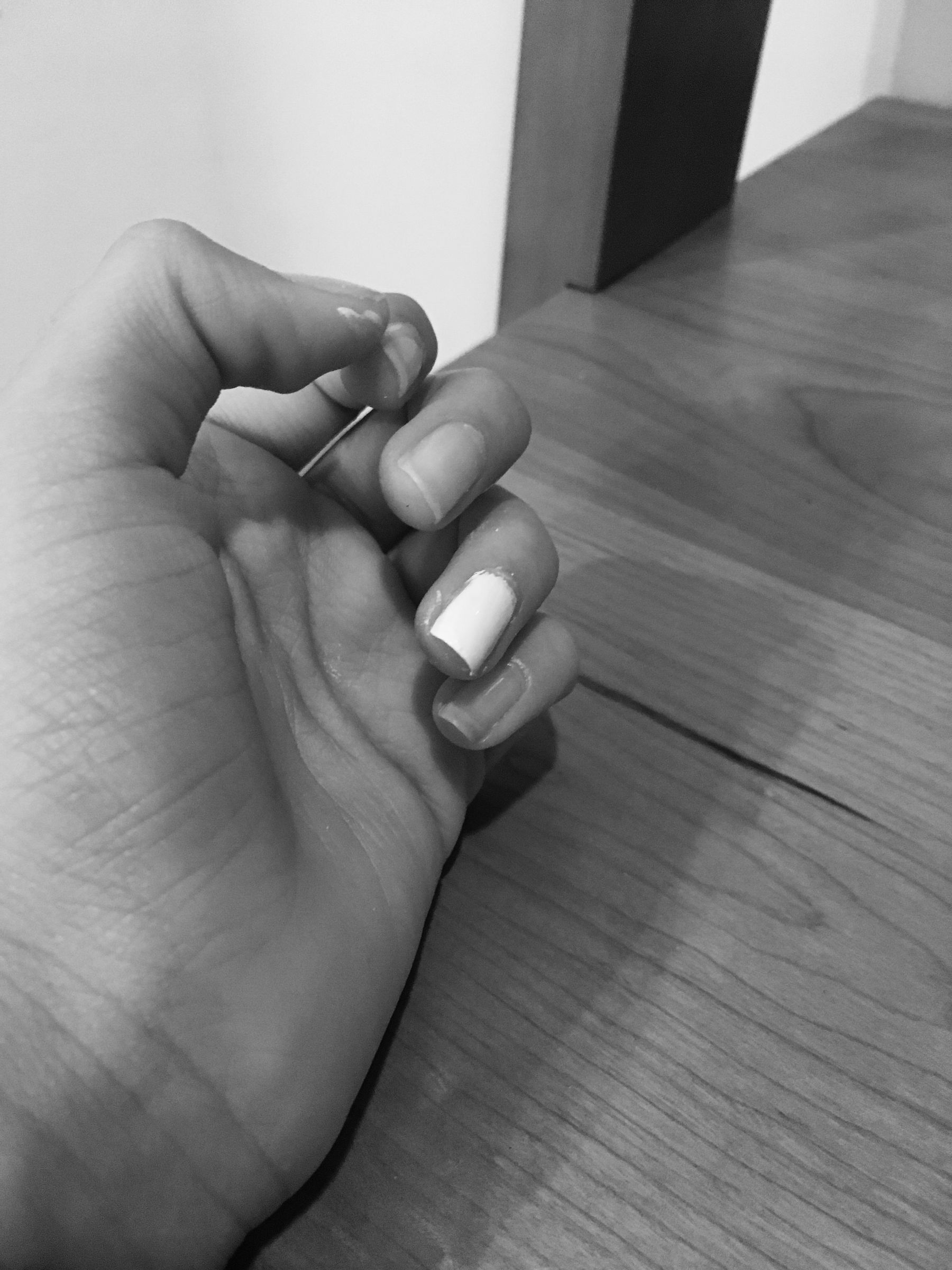 How to Paint Your Nails : 4 Steps (with Pictures) - Instructables