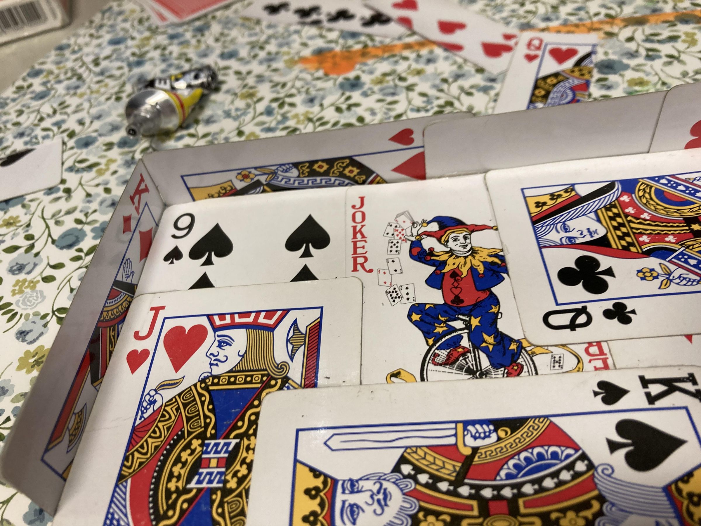 Tray Made Out of Cards : 6 Steps - Instructables