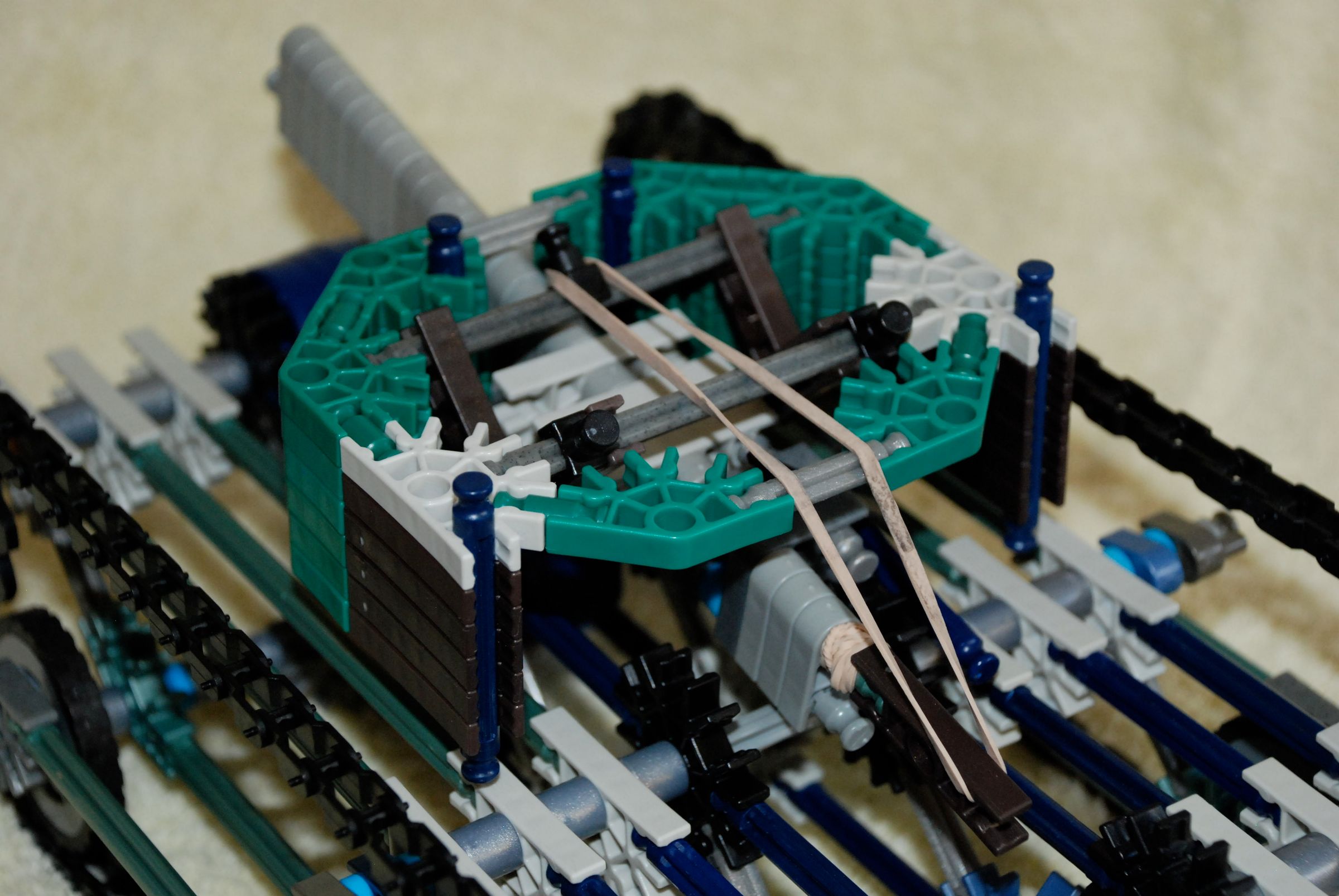 How to Build a K'nex Tank : 10 Steps - Instructables