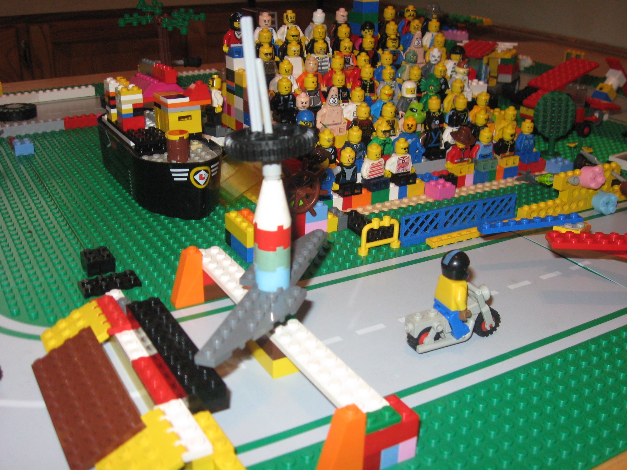 Lego Motocross - Wipeout Style! : 4 Steps - Instructables