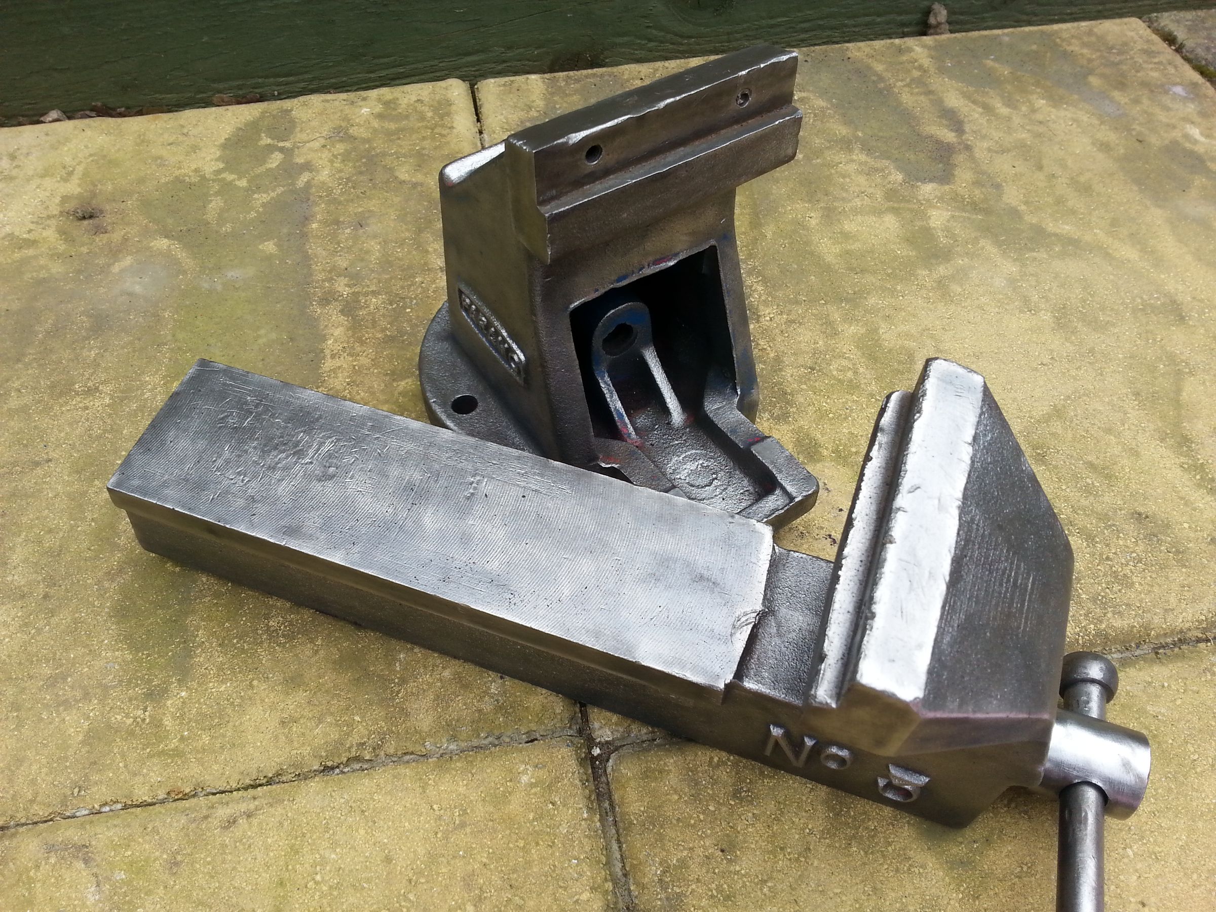 Bench Vice Refurb'. : 9 Steps (with Pictures) - Instructables