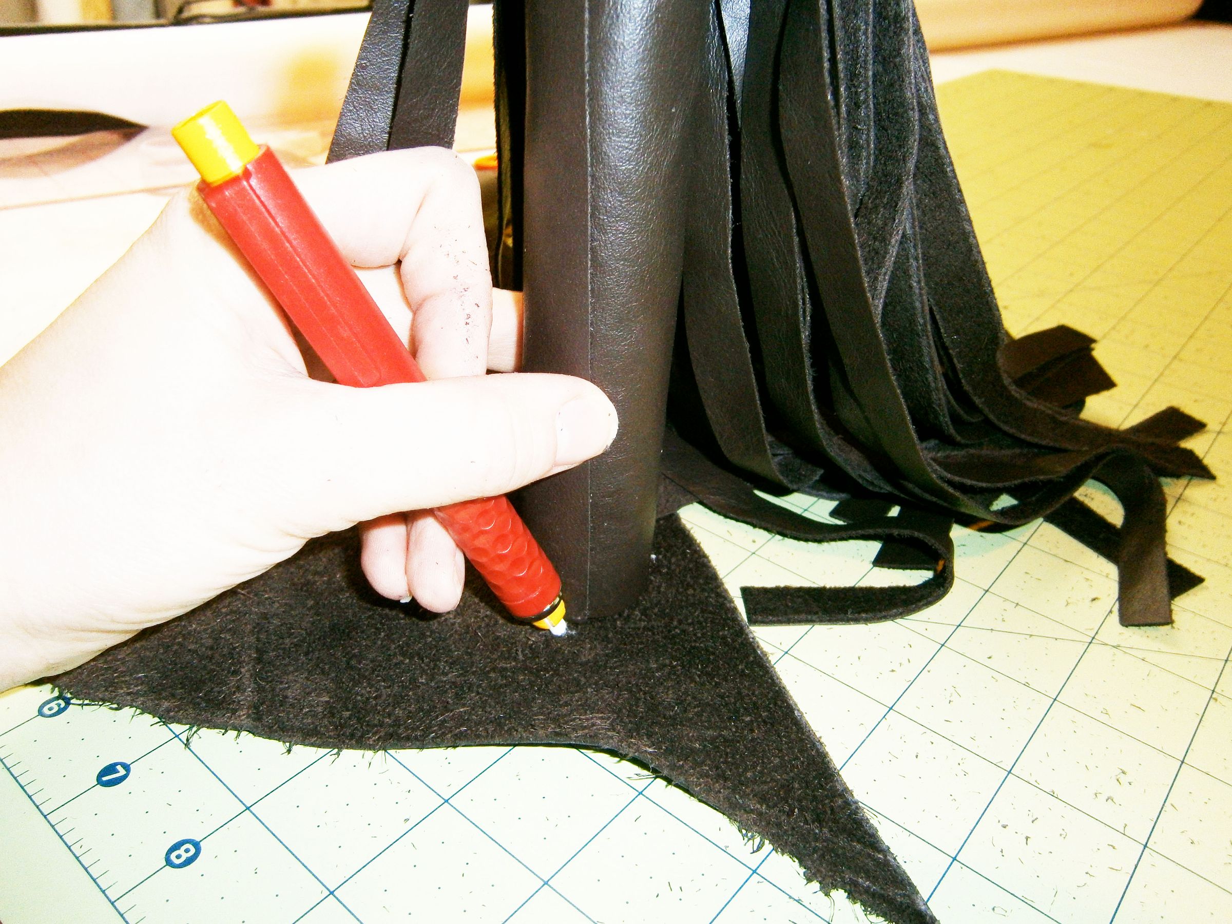 Leather Whip : 11 Steps (with Pictures) - Instructables