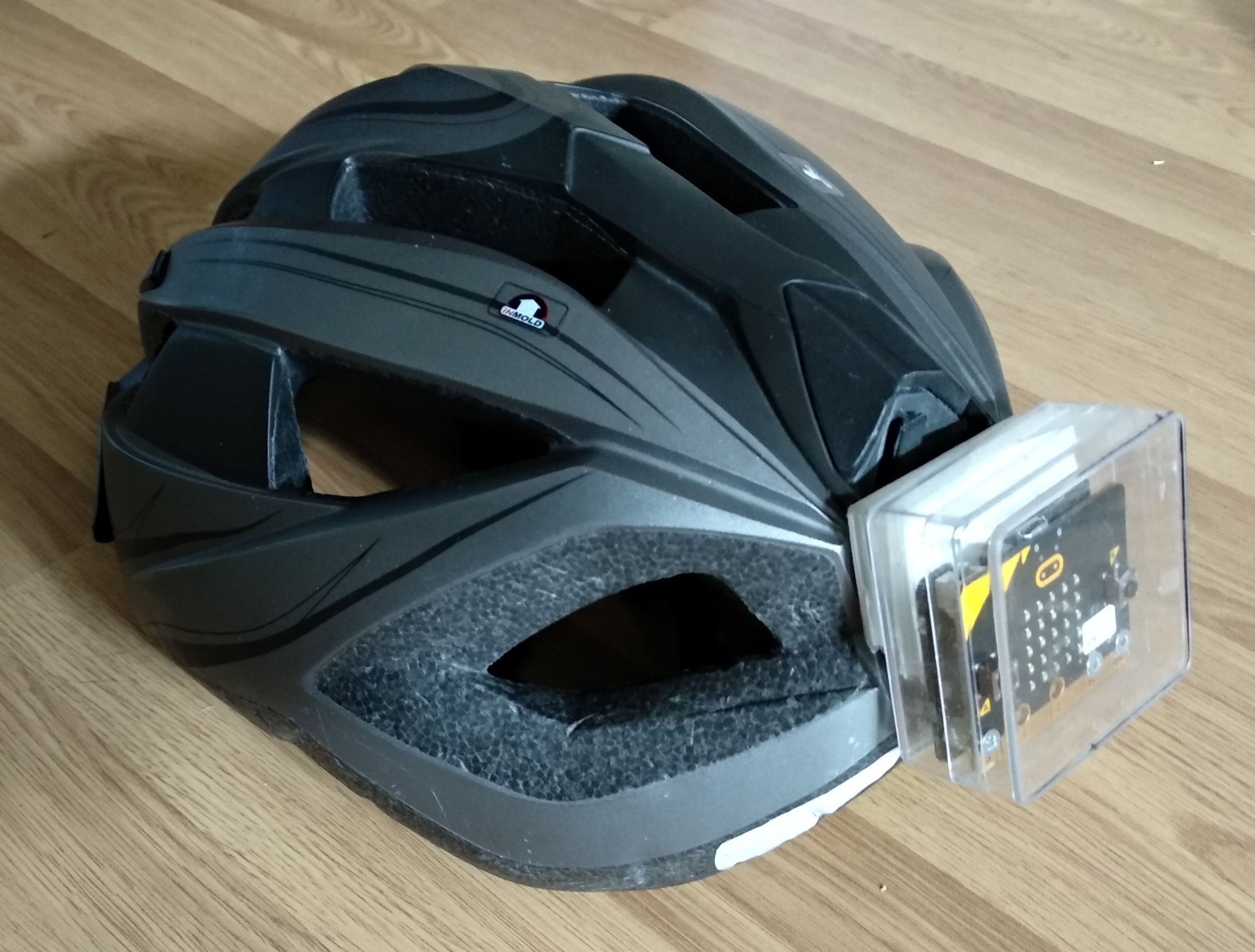 A Micro:bit Directional Indicator for Bicycle Helmets : 5 Steps ...