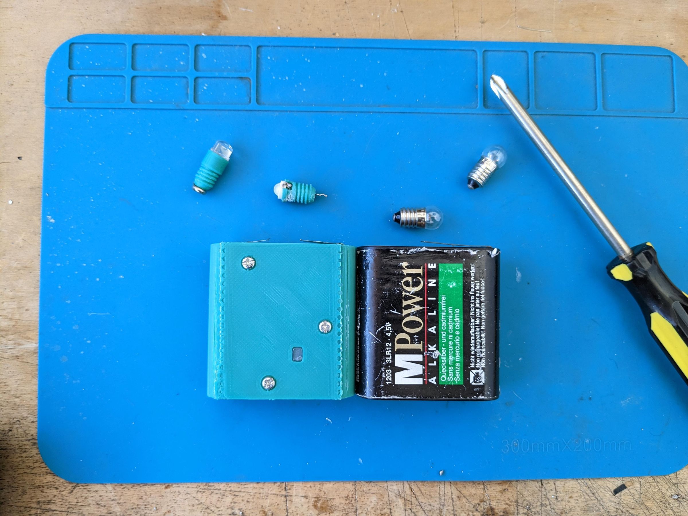 Vintage Military Flashlight Upgrade : 5 Steps (with Pictures) - Instructables