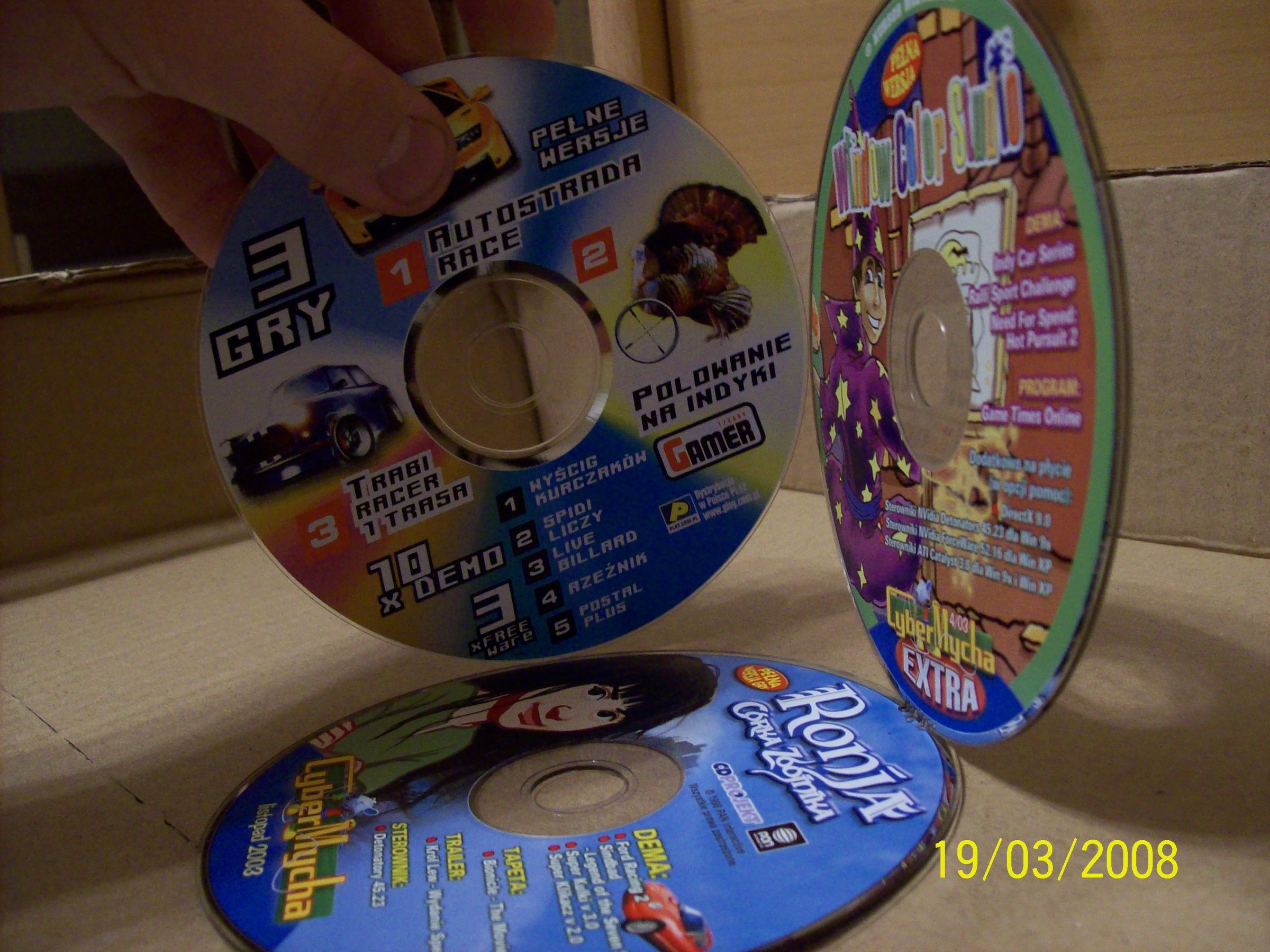 CD Lamp Shade : 3 Steps - Instructables