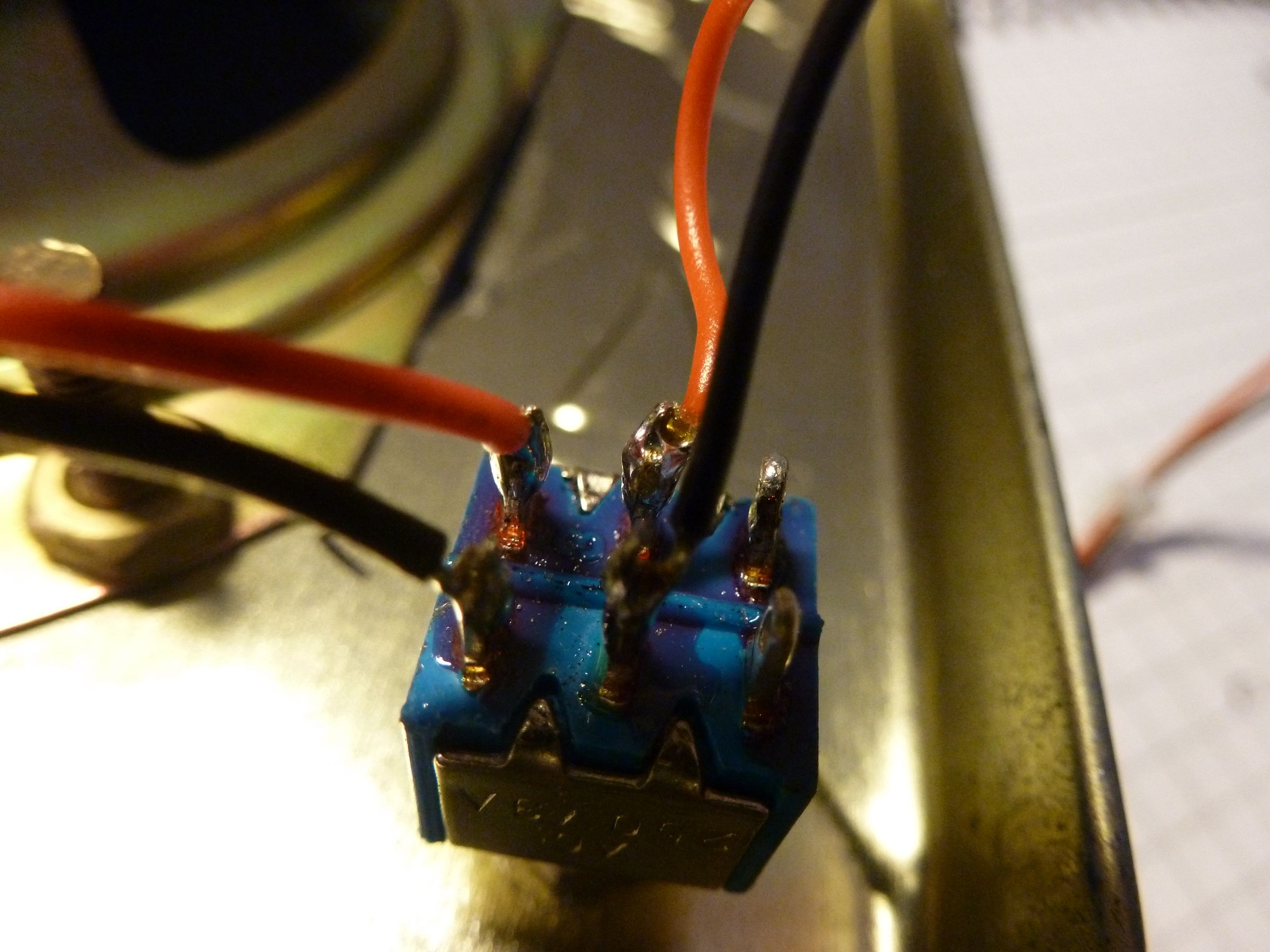 The BlackBox - a Amplifying Speaker Box Made of Mostly Recycled Parts ...