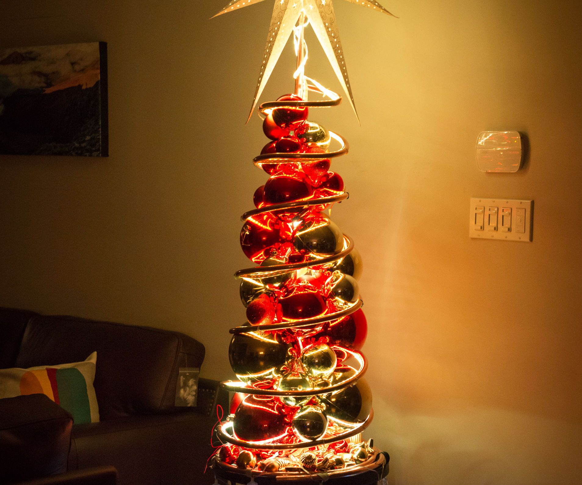 The Spiraling Christmas Tree : 5 Steps (with Pictures) - Instructables