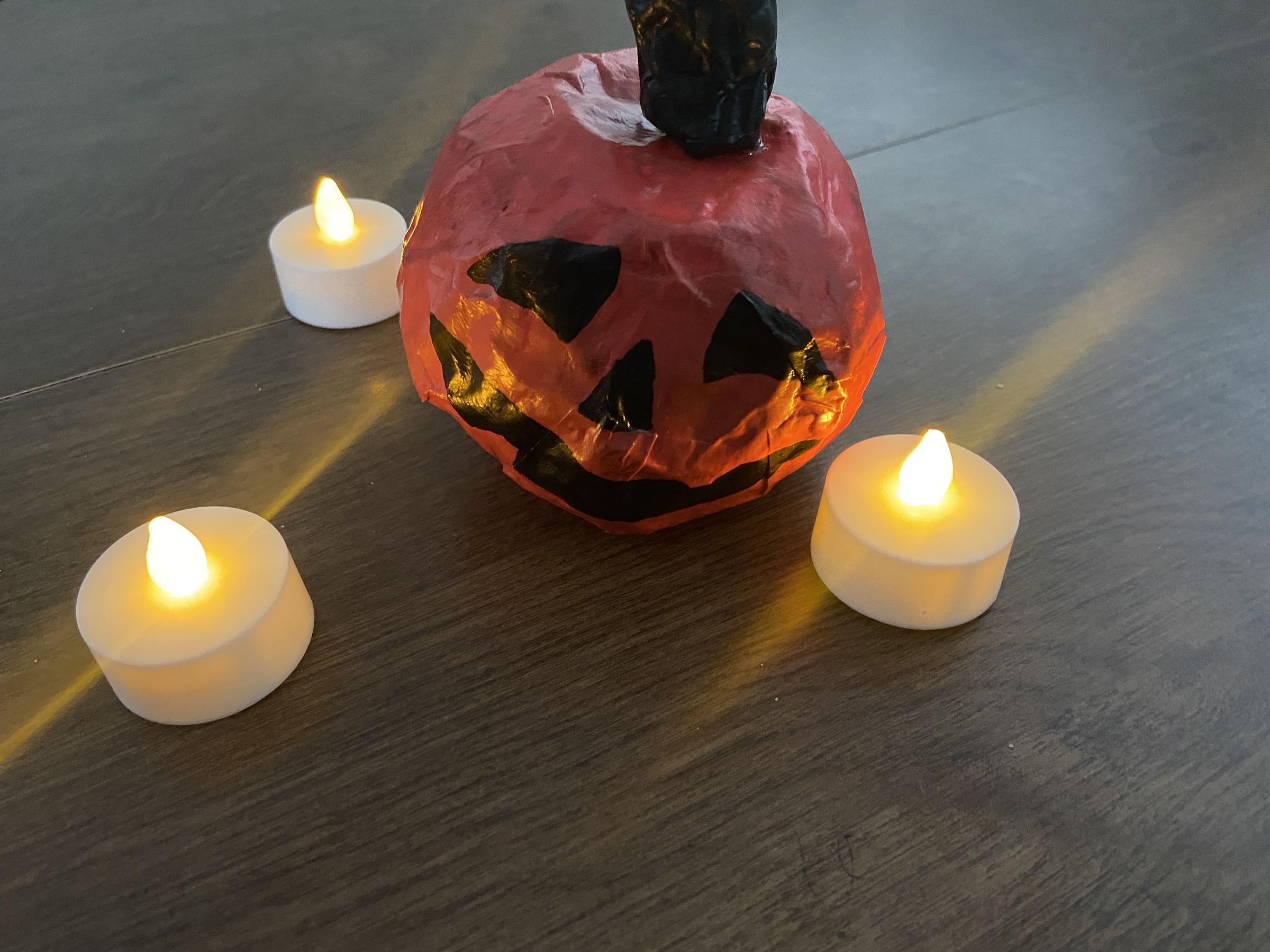 Paper Mache Pumpkin : 8 Steps (with Pictures) - Instructables