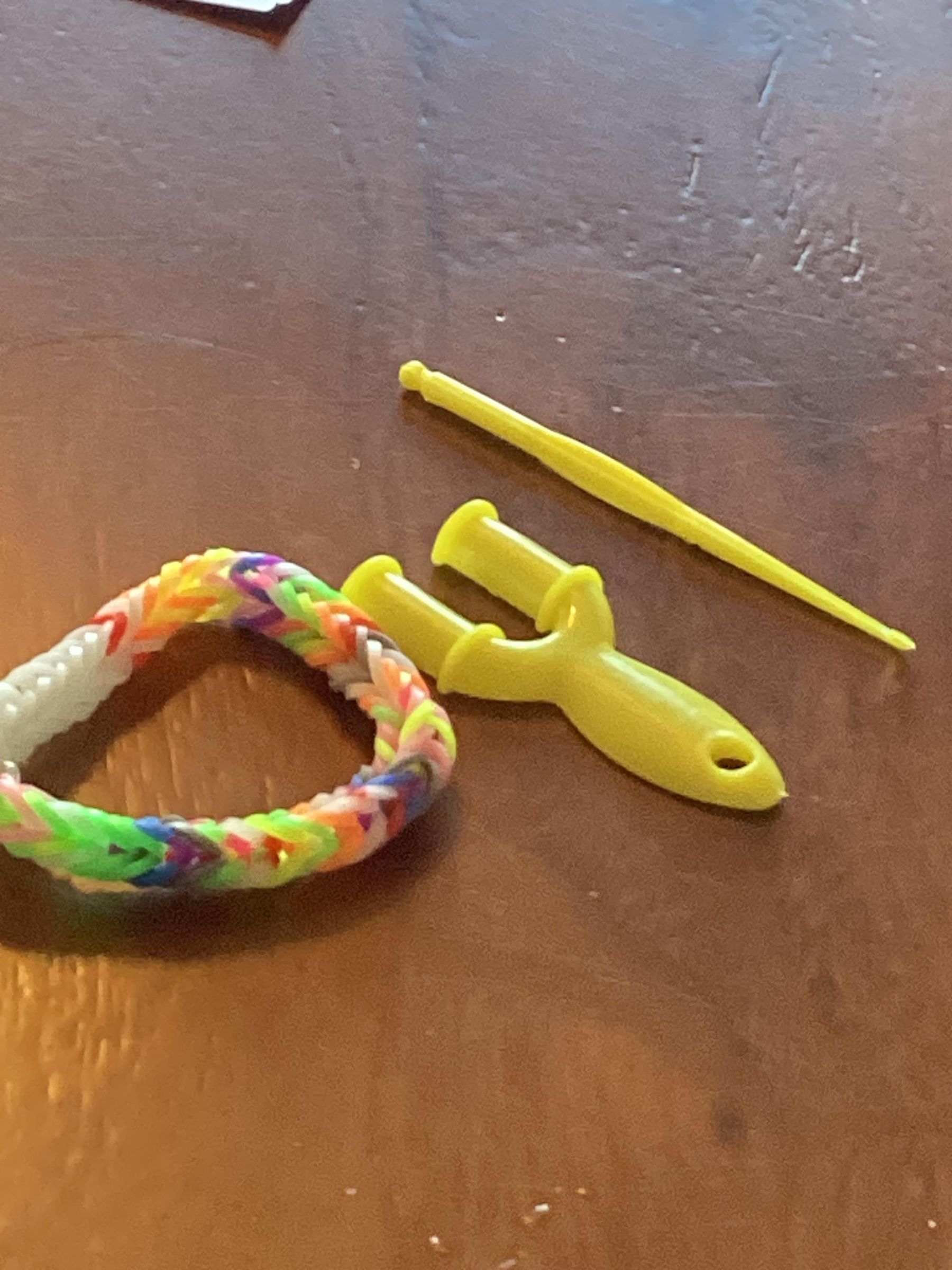 How to Use the Mini Rainbow Loom : 5 Steps (with Pictures) - Instructables