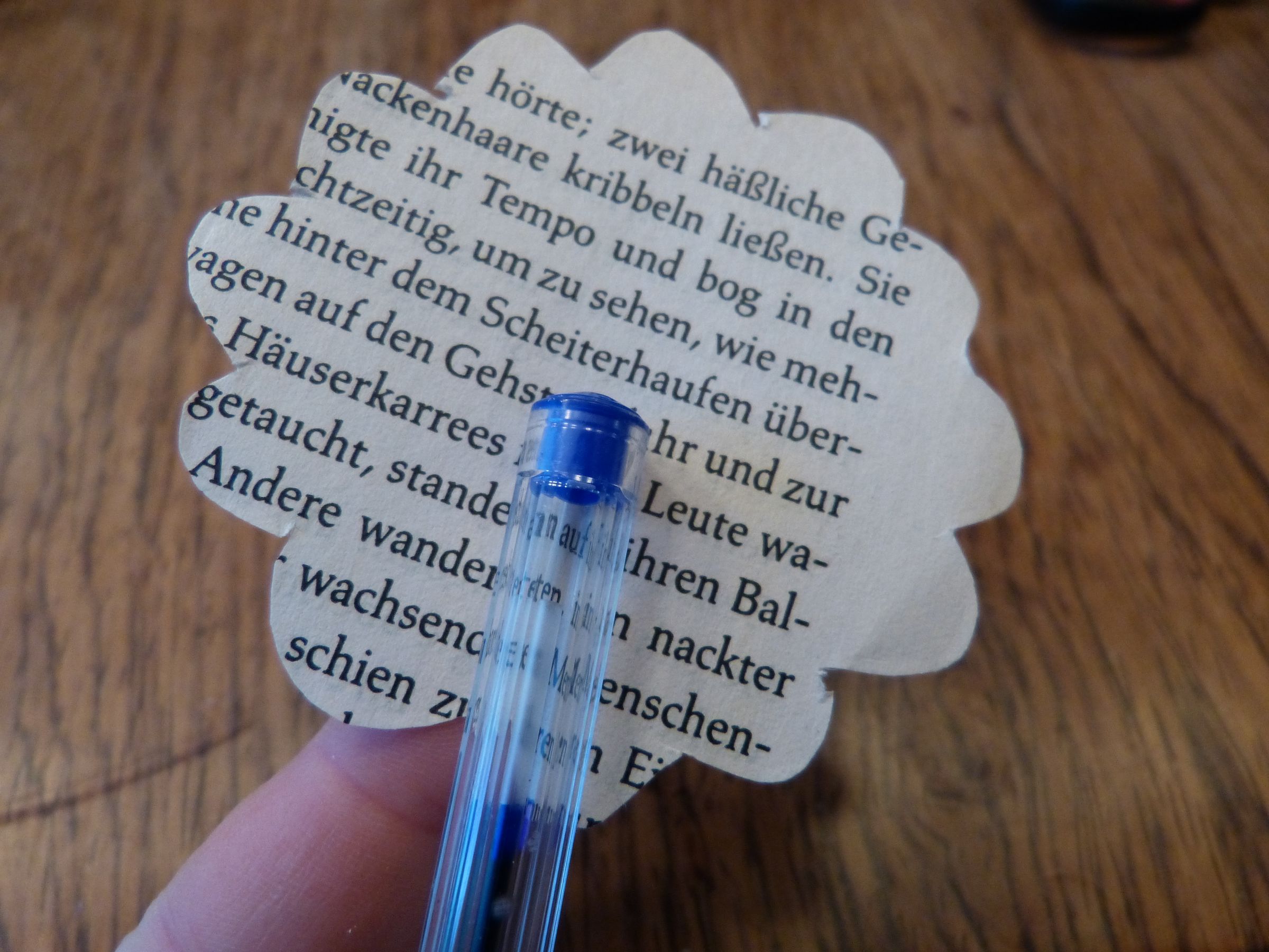 Book Page Balls : 6 Steps (with Pictures) - Instructables