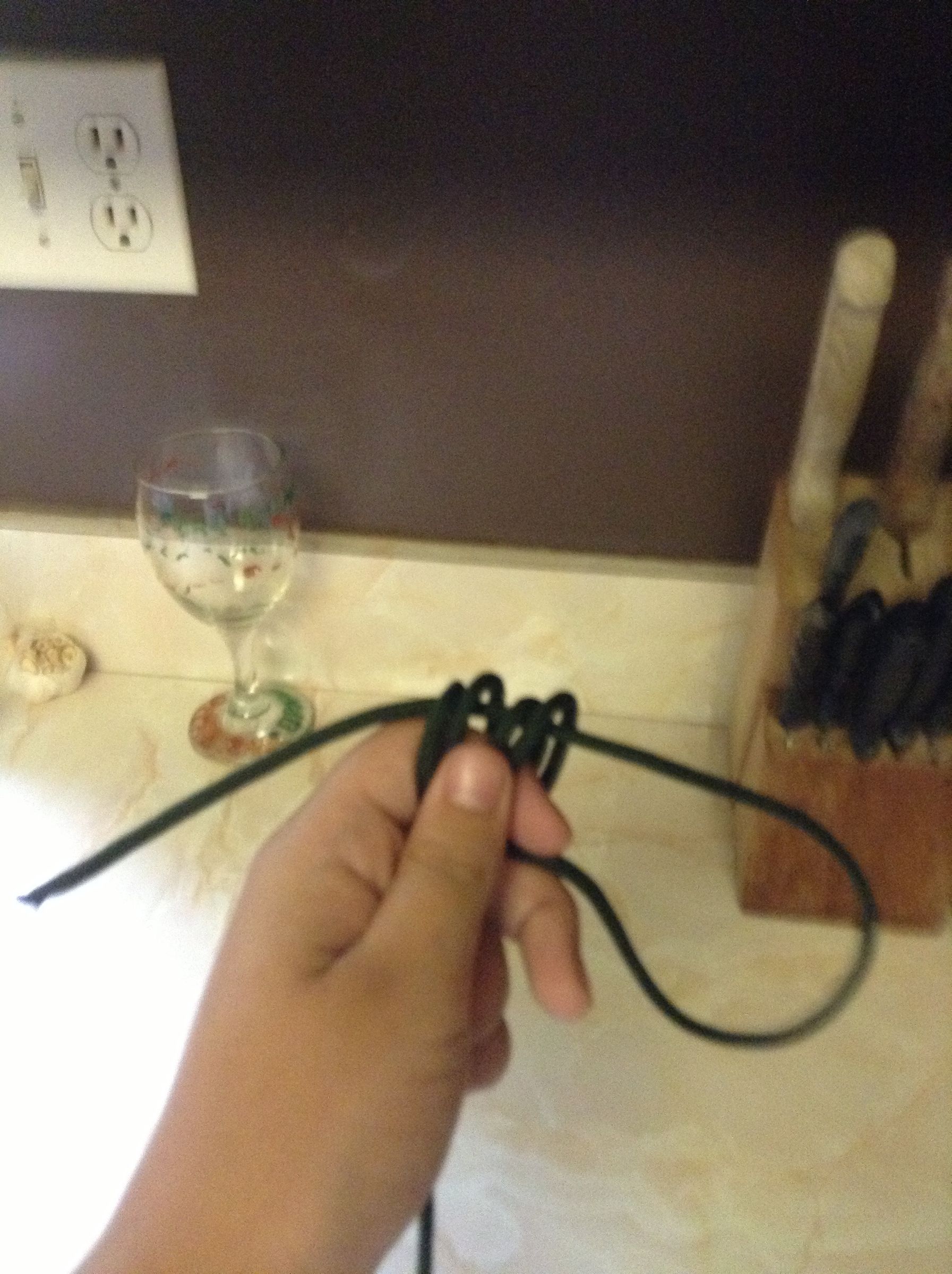 Best Paracord Handcuffs : 3 Steps - Instructables