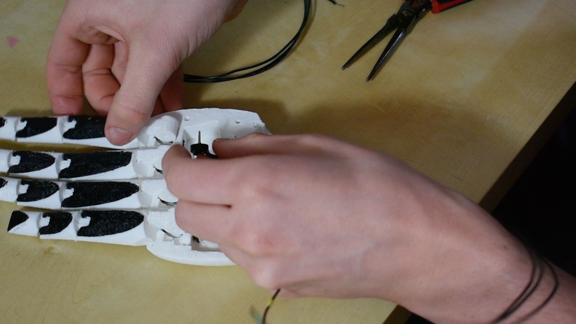 Robotic Arm 3D Printed (DIY Initial Prosthetic Prototype) : 12 Steps ...